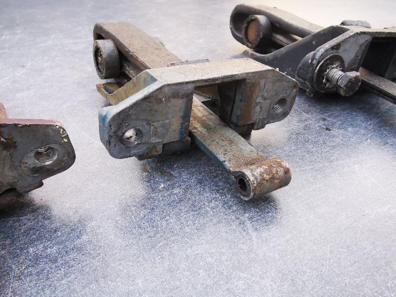 3x Neue Klasse door brakes (+1 broken) - Miscellaneous - 2002FAQ