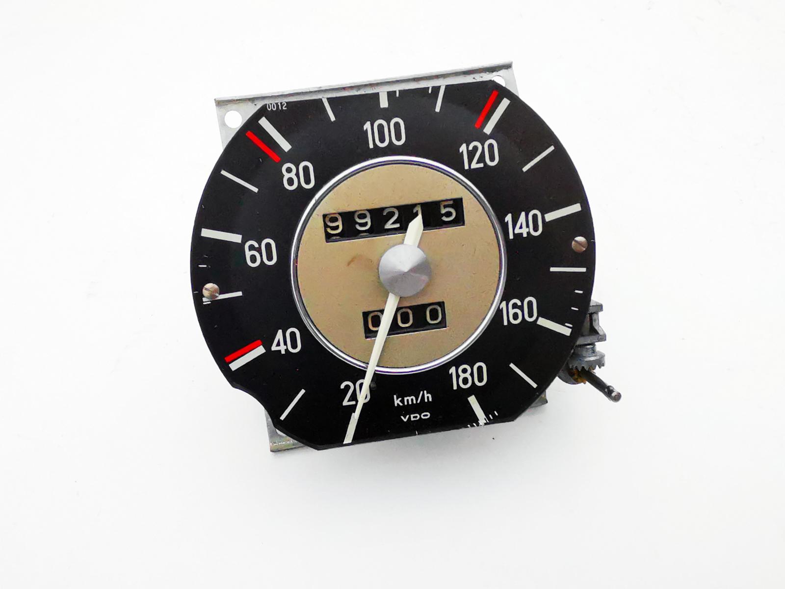 Early series 180 km/h tachometer, silver dollar - Miscellaneous - 2002FAQ