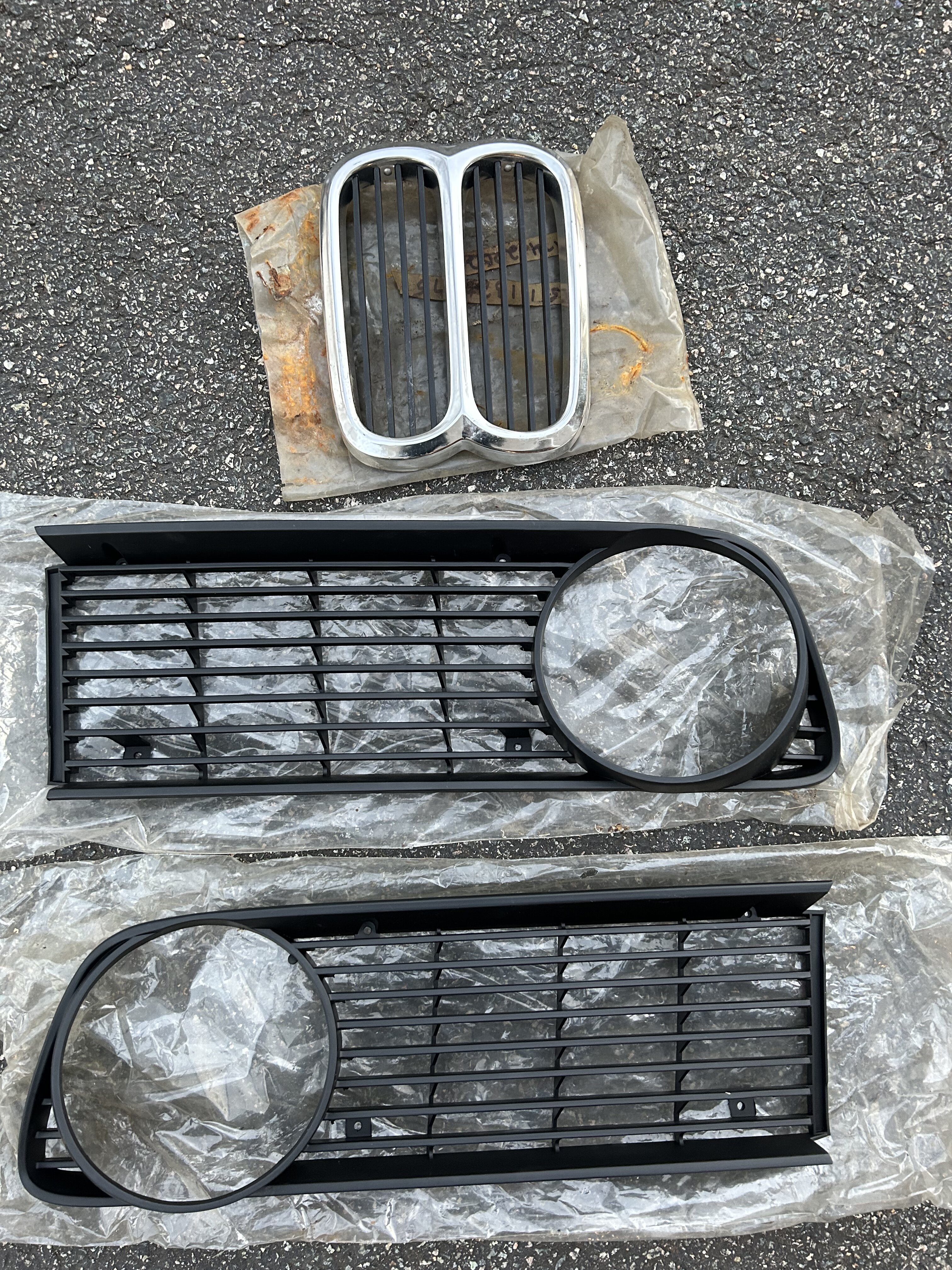 New never installed late model grills - Miscellaneous - 2002FAQ