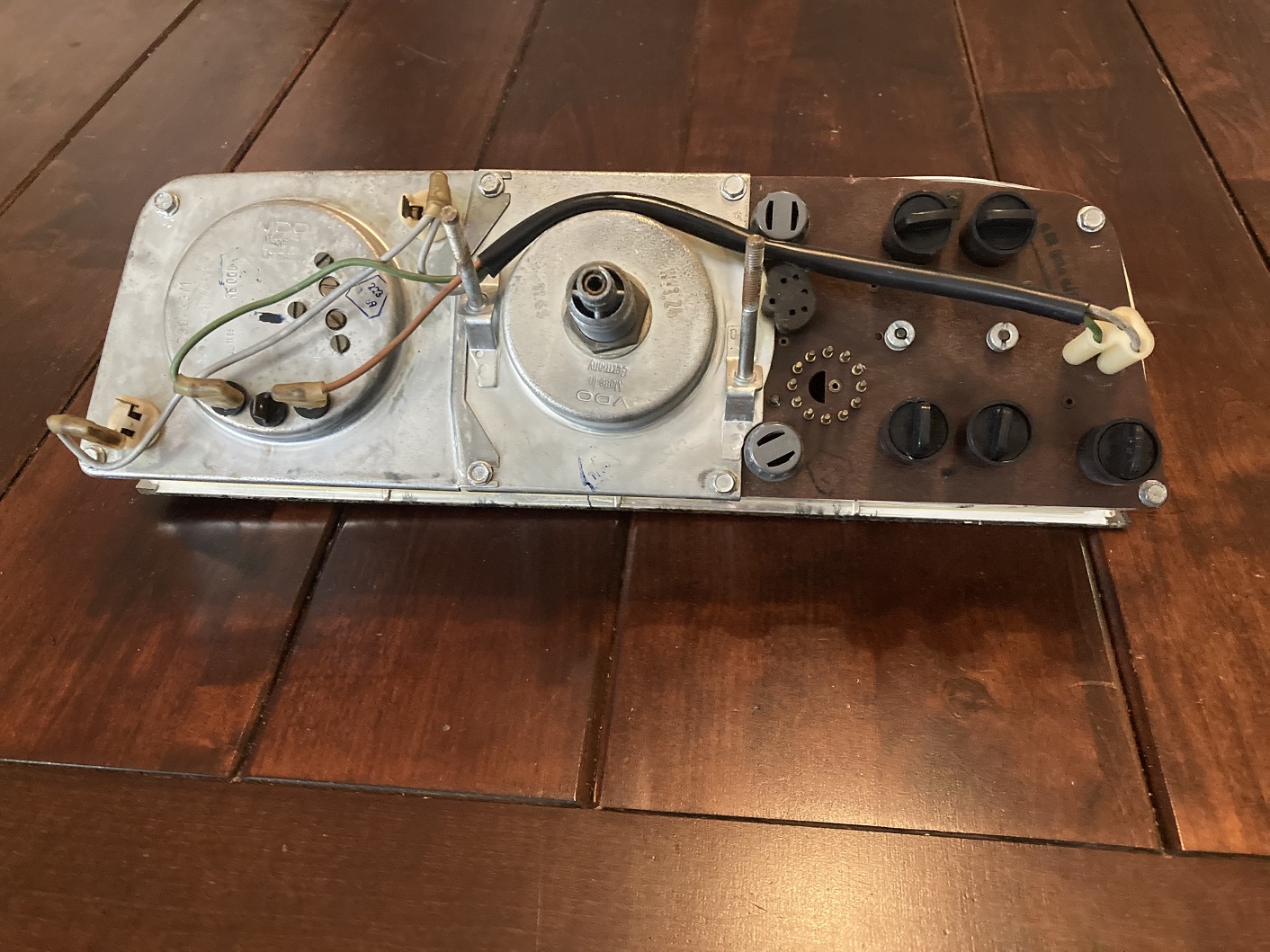 Beautiful tested Silver Dollar complete instrument cluster |﻿ Miscellaneous