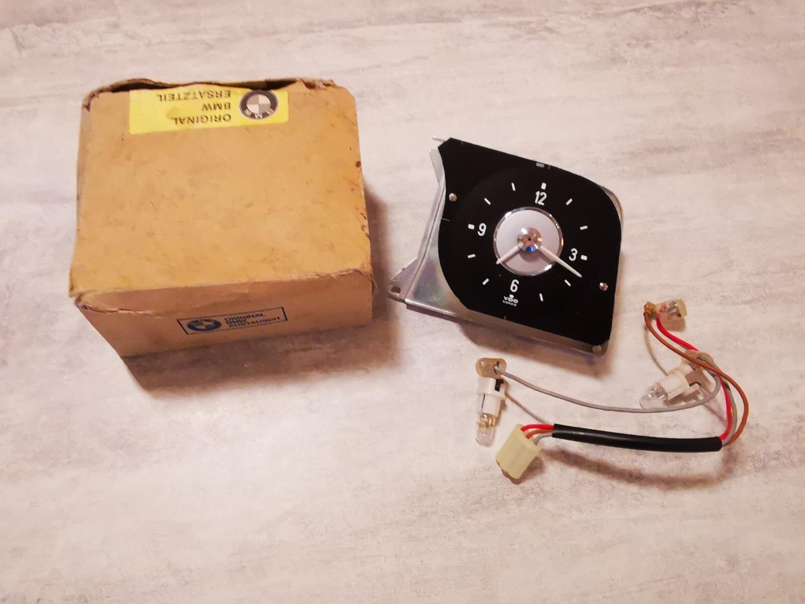 Nice early series silver dollar dash clock 12V mint cond ...