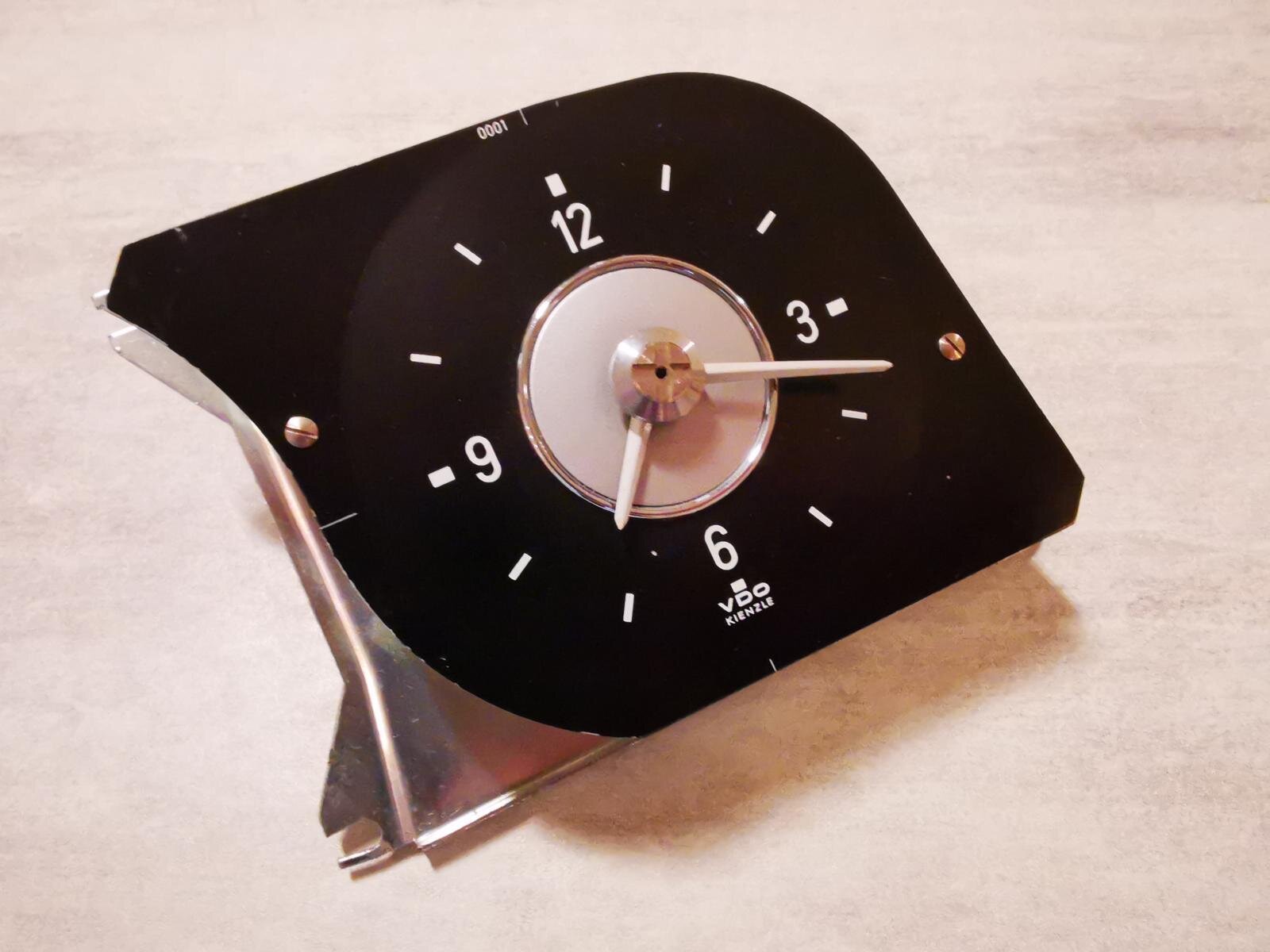 Nice early series silver dollar dash clock 12V mint cond ...