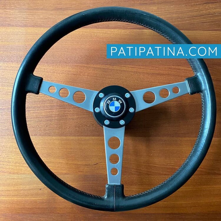 SOLD Petri 400mm sports steering wheel - complete set |﻿ Miscellaneous