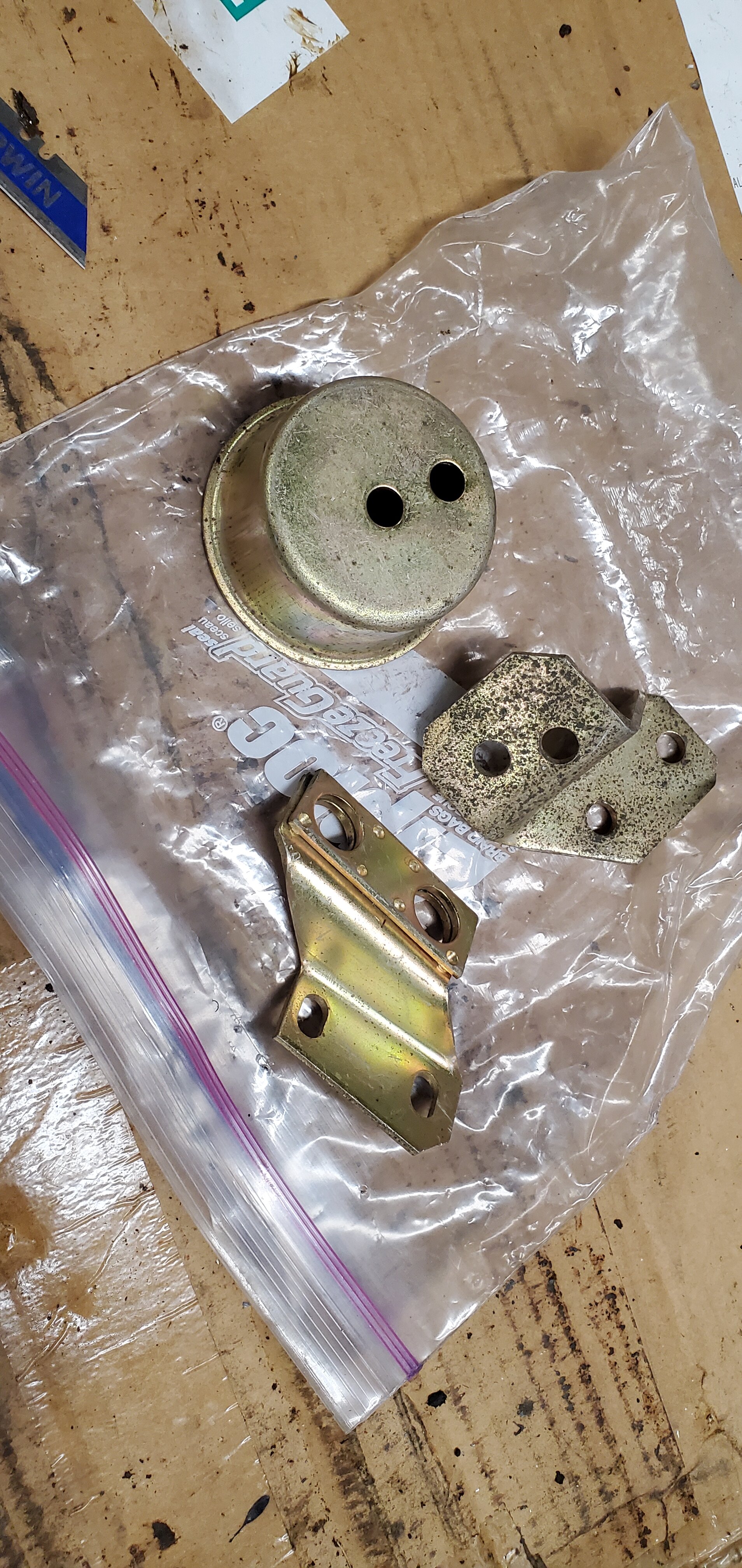 Early 1600 Left Hand Engine Mount Bracket - Miscellaneous - 2002FAQ