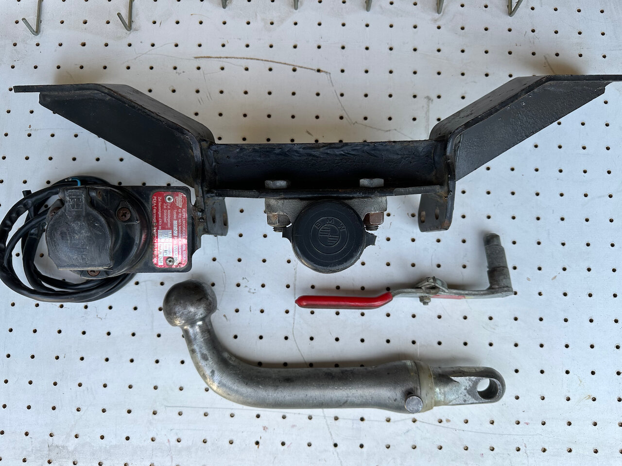 Cool BMW Peka Tow Bar from 1980 - Body and Interior - 2002FAQ