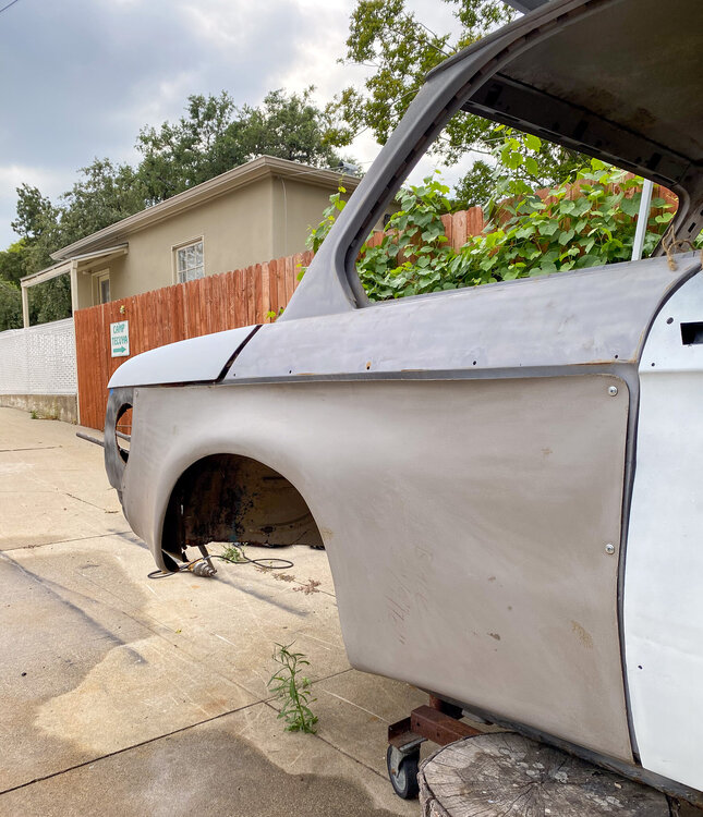 The body work continues! (Flares incoming) |﻿ 1969 BMW 1600-2 "The ...