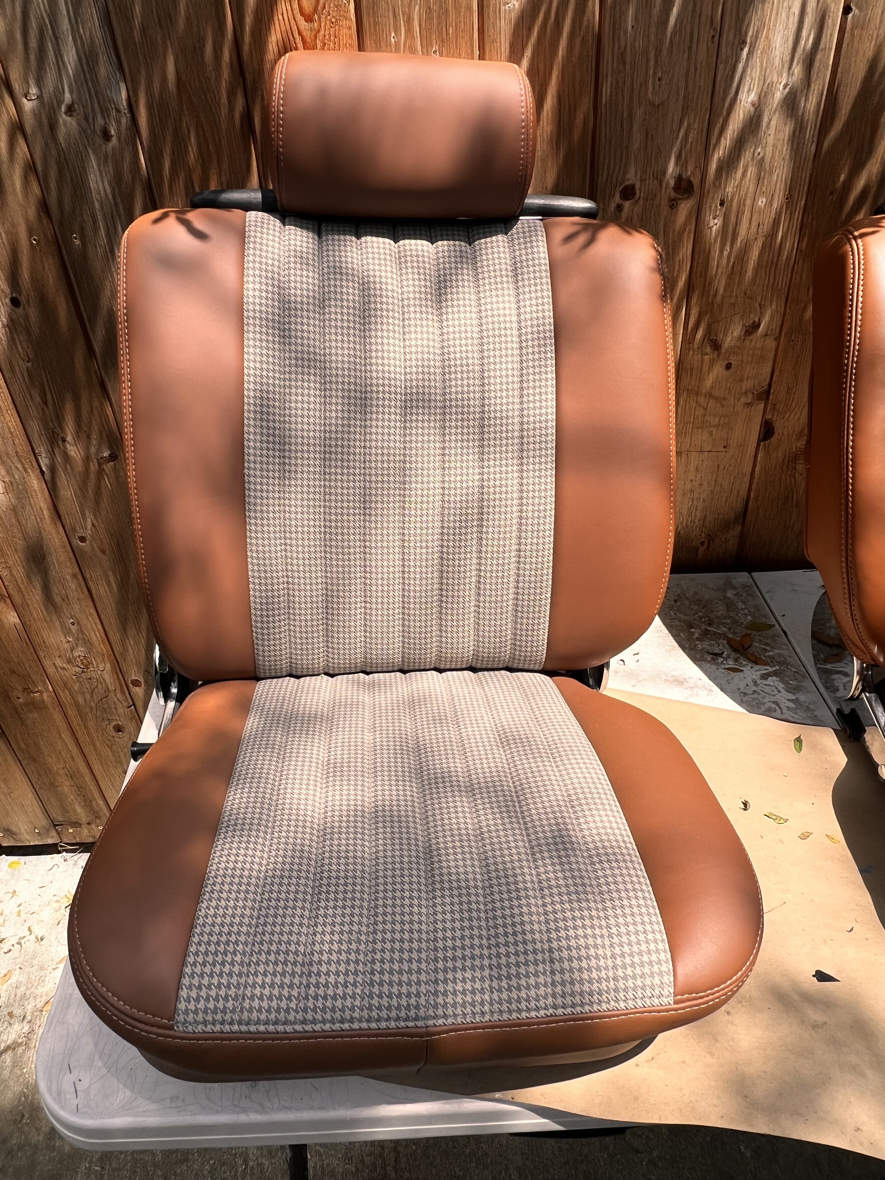 Saddle brown two tone seats - Miscellaneous - 2002FAQ