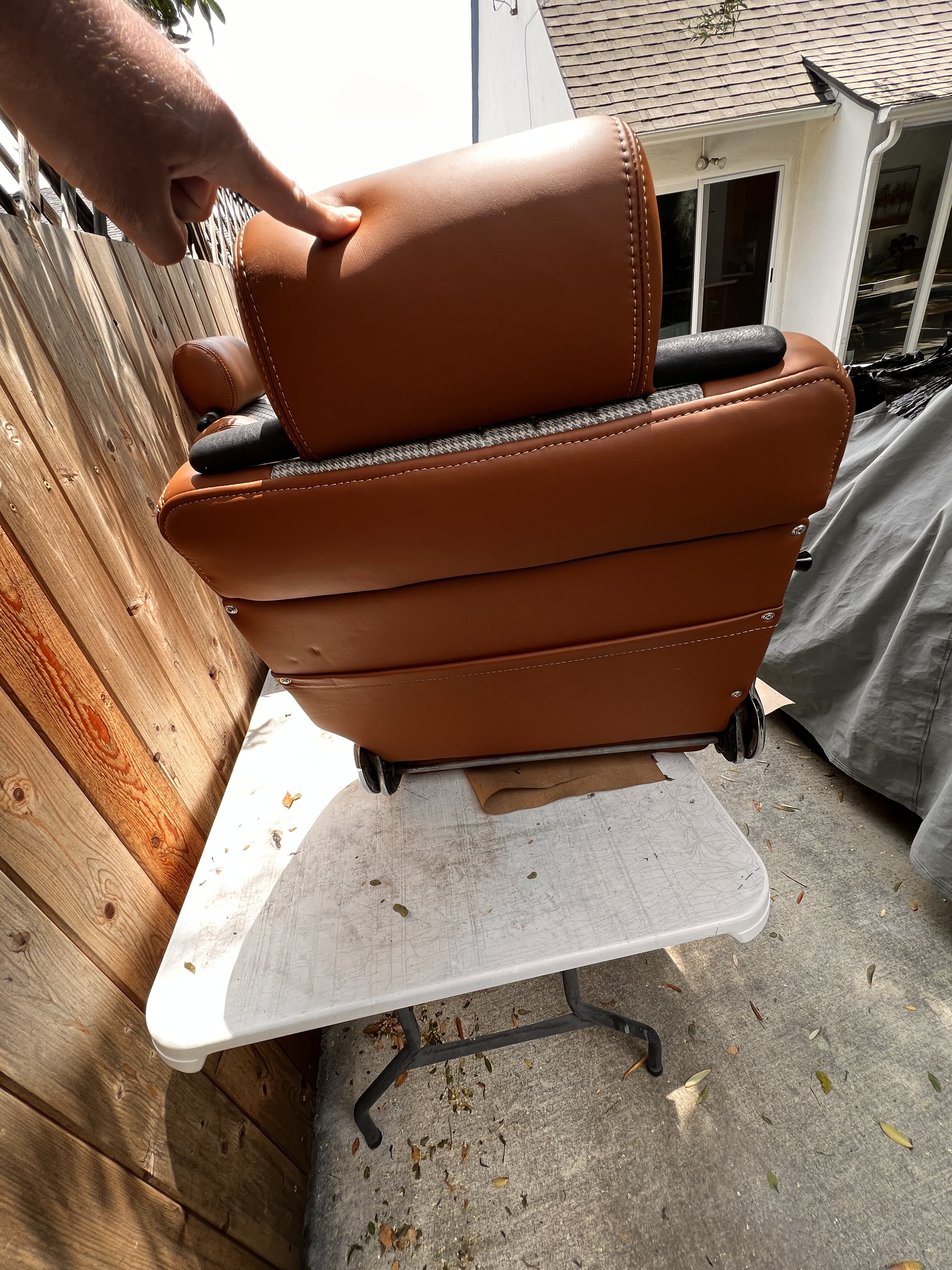 Saddle brown two tone seats - Miscellaneous - 2002FAQ