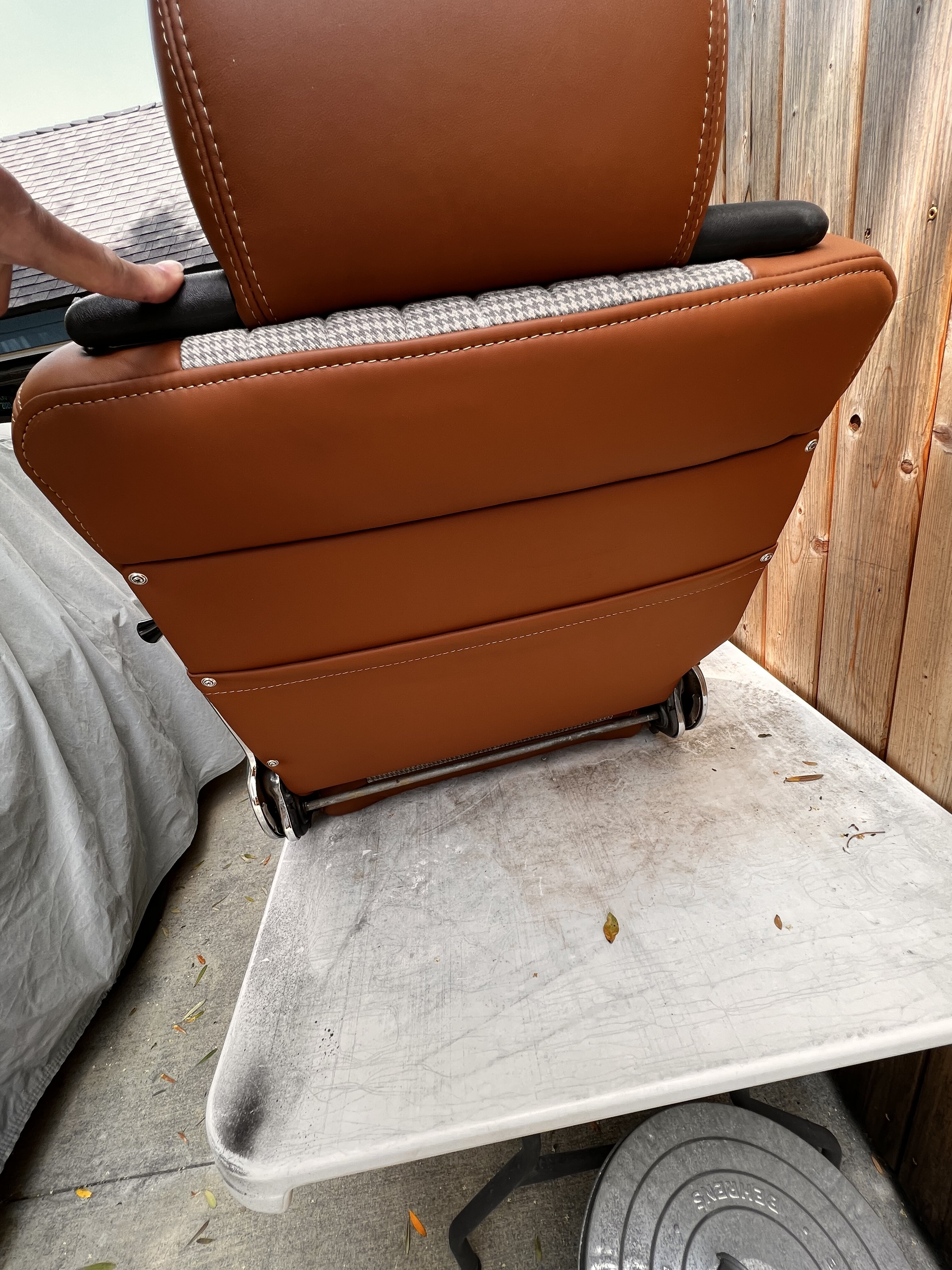 Saddle brown two tone seats - Miscellaneous - 2002FAQ