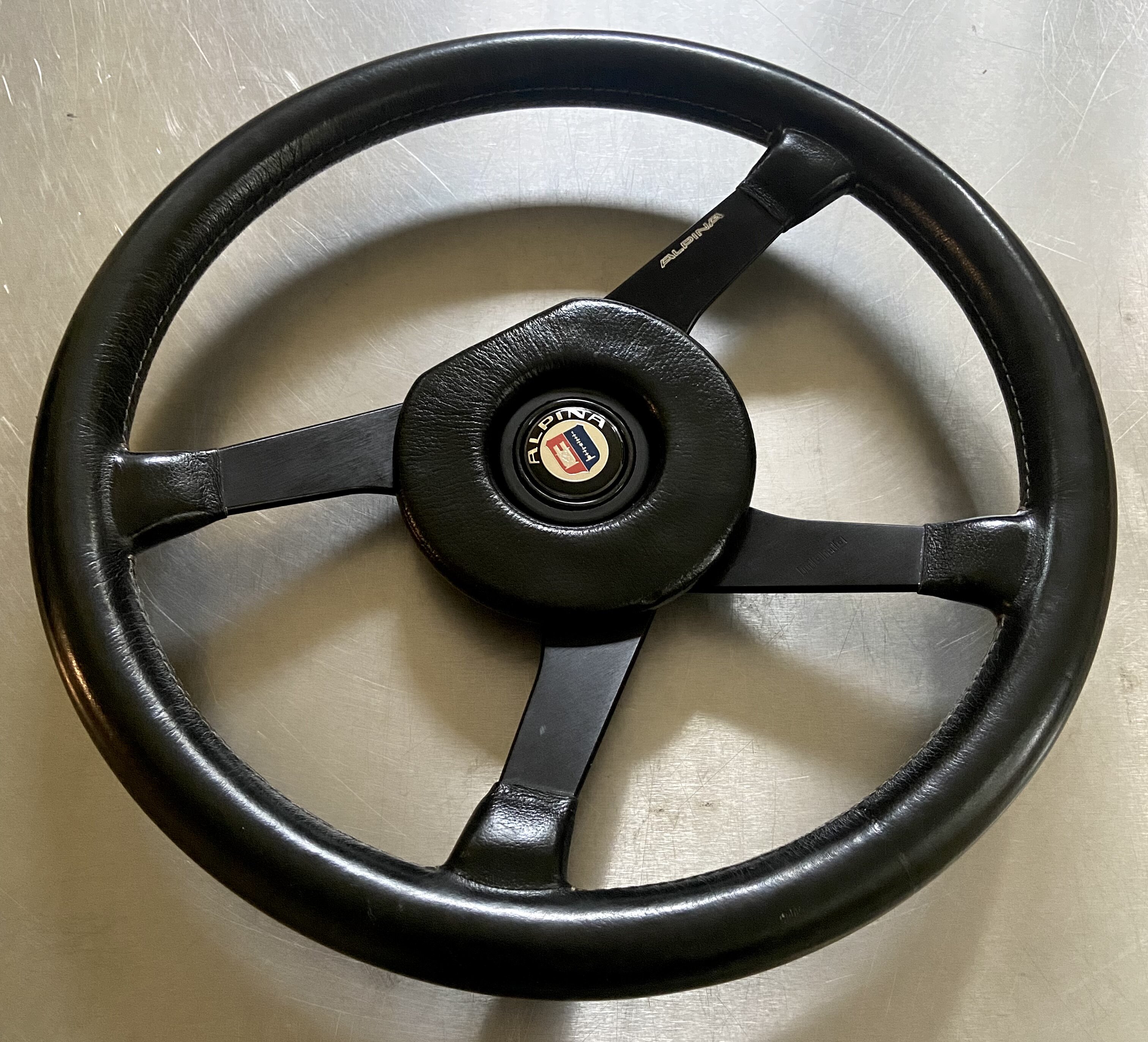 Momo Alpina 380mm Leather Steering Wheel w/ Authentic Horn - Body and ...