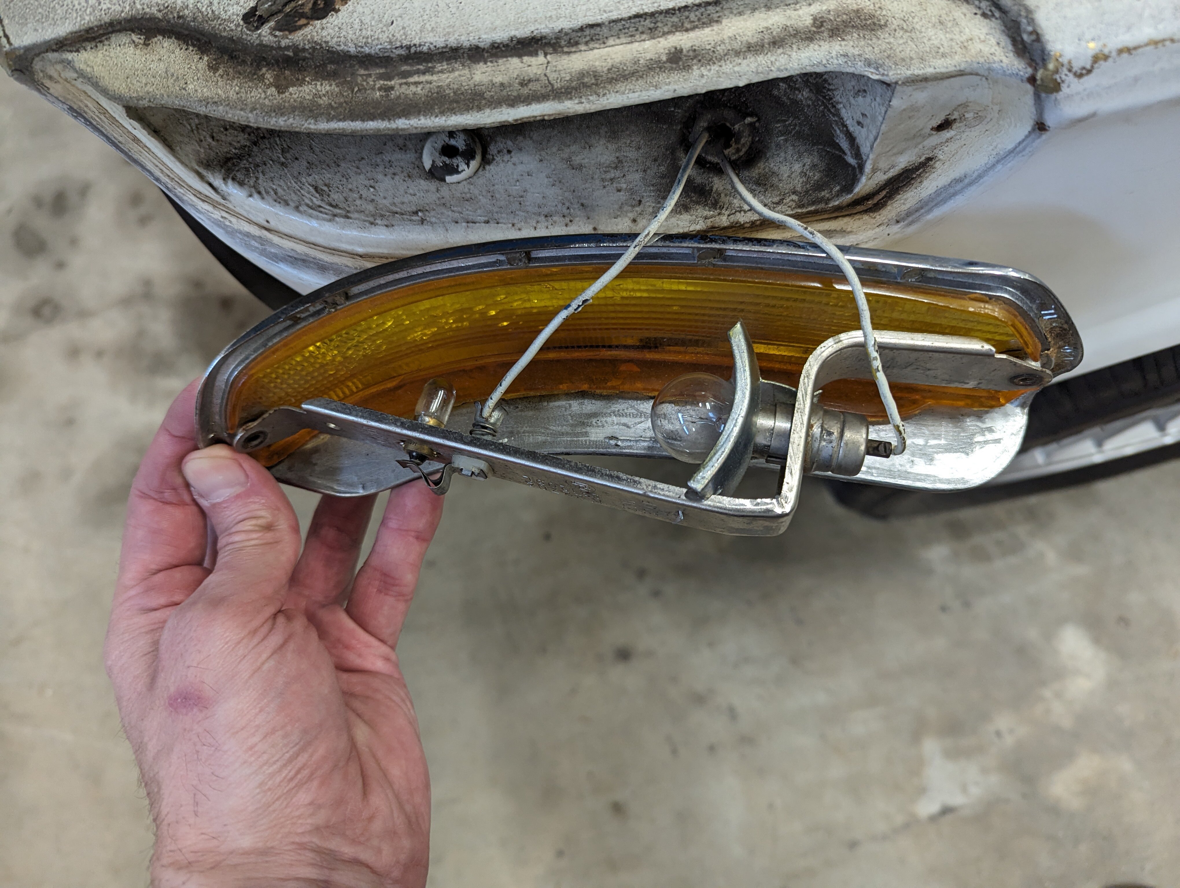 Flat front corners - two bulb US design, now no IP light |﻿ BMW 2002 ...