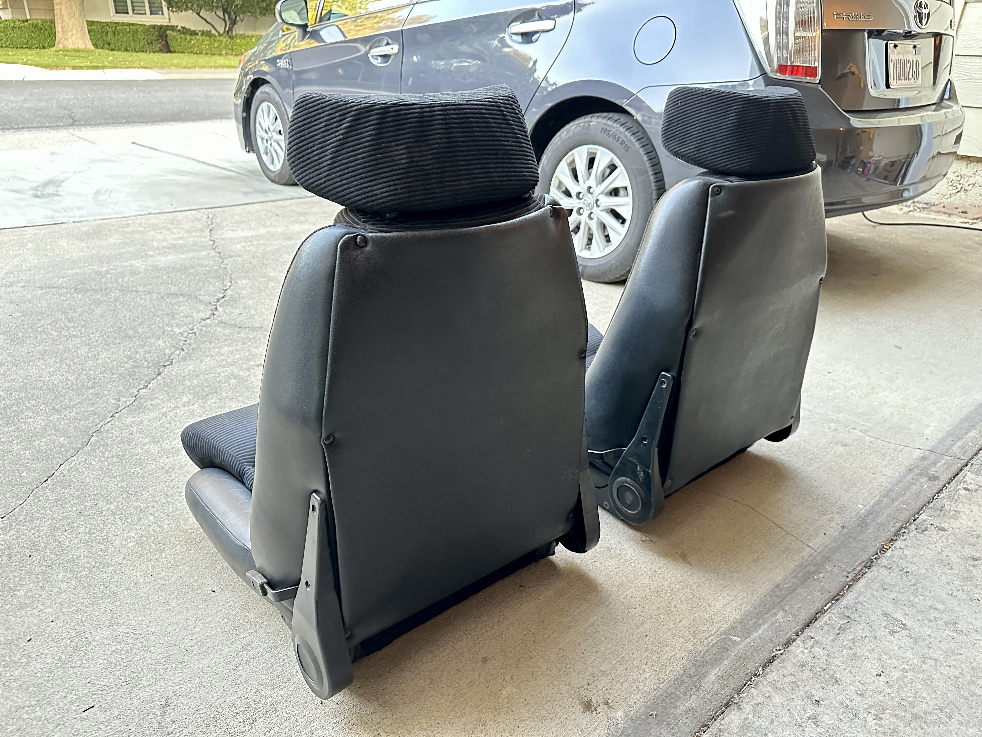 Pair of Scheel 500 Seats - $1700 |﻿ Body and Interior