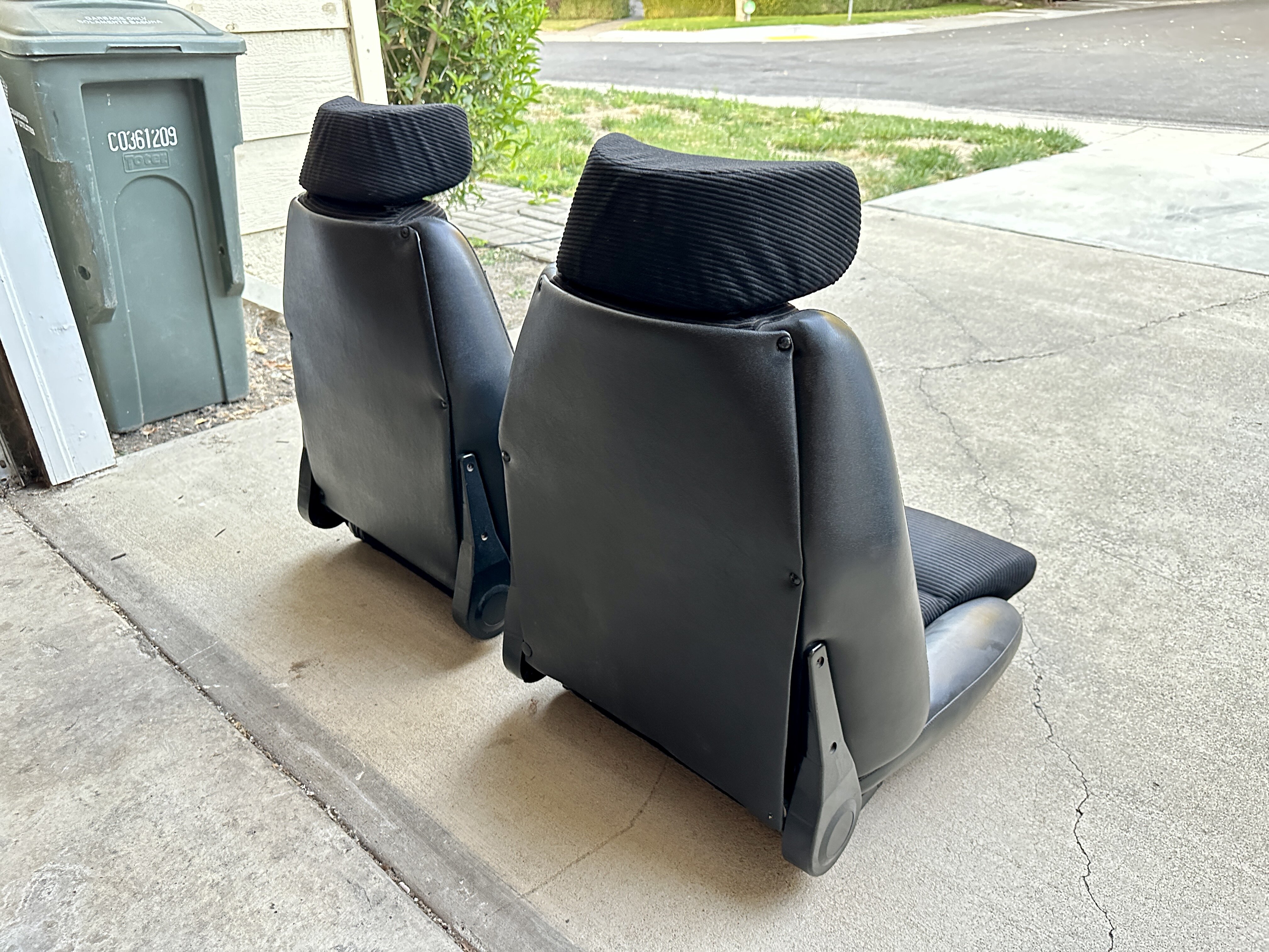 Pair of Scheel 500 Seats - $1700 |﻿ Body and Interior