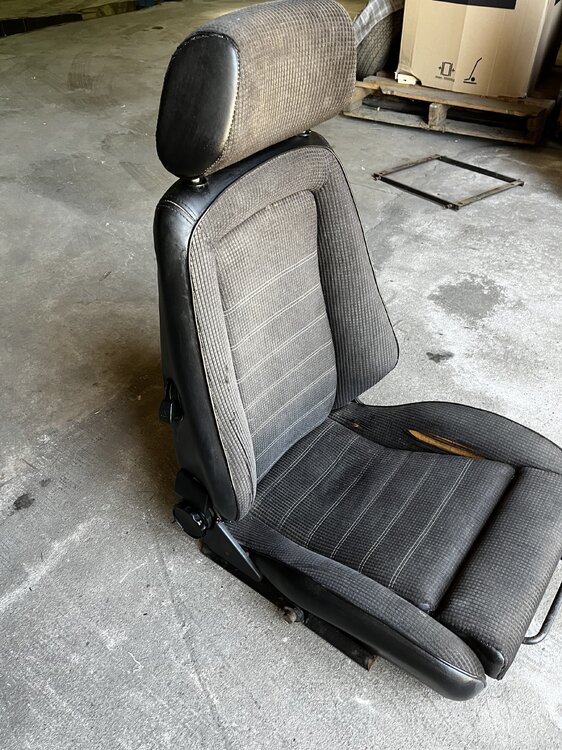 E21 SPORT Recaro (passenger) |﻿ Body and Interior