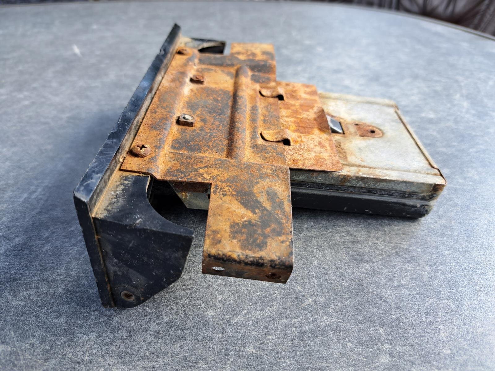 Ash tray w/ mounting frame and hazard switch, black |﻿ Body and Interior