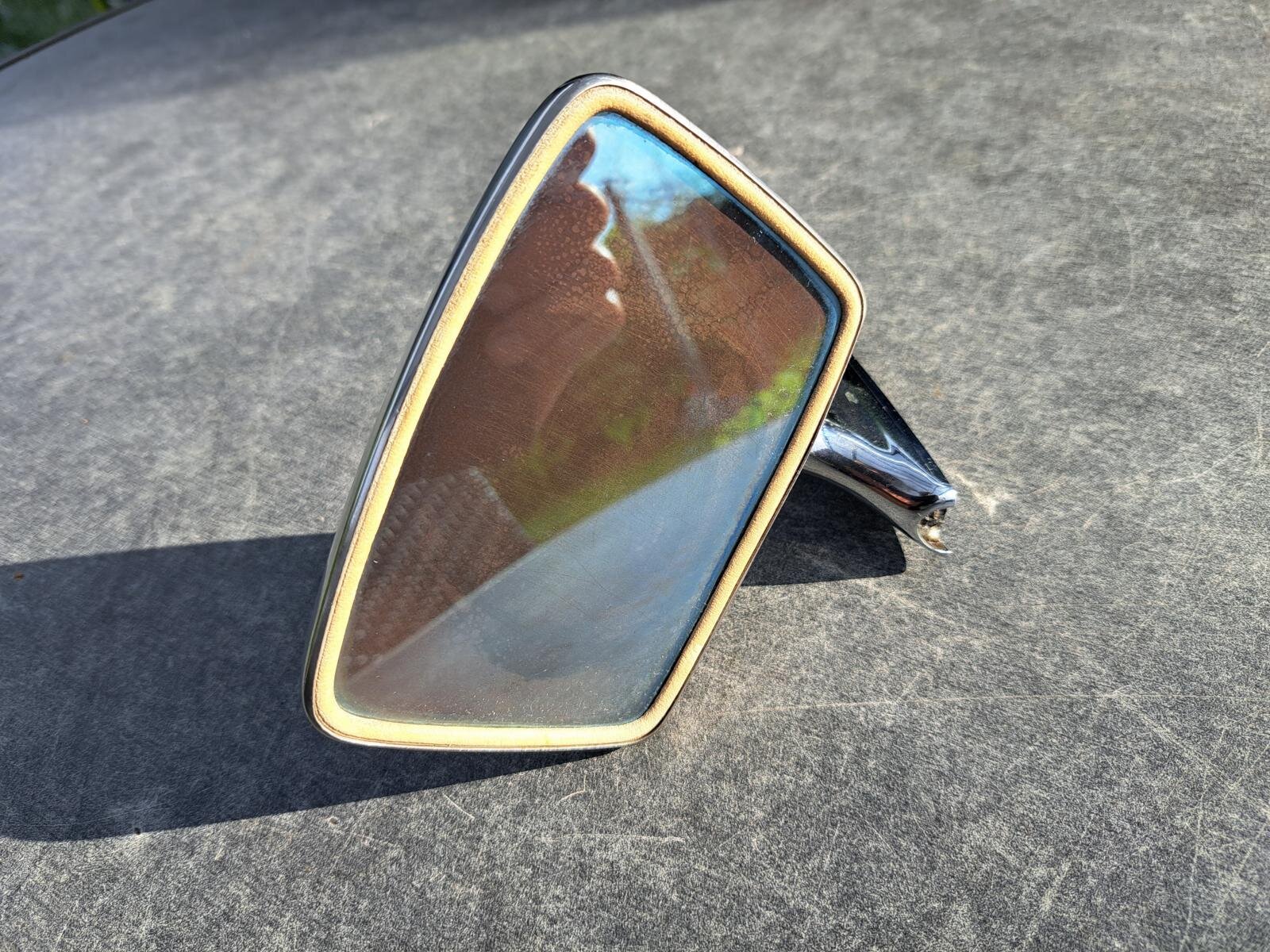 Trapezoid mirror left - Body and Interior - 2002FAQ