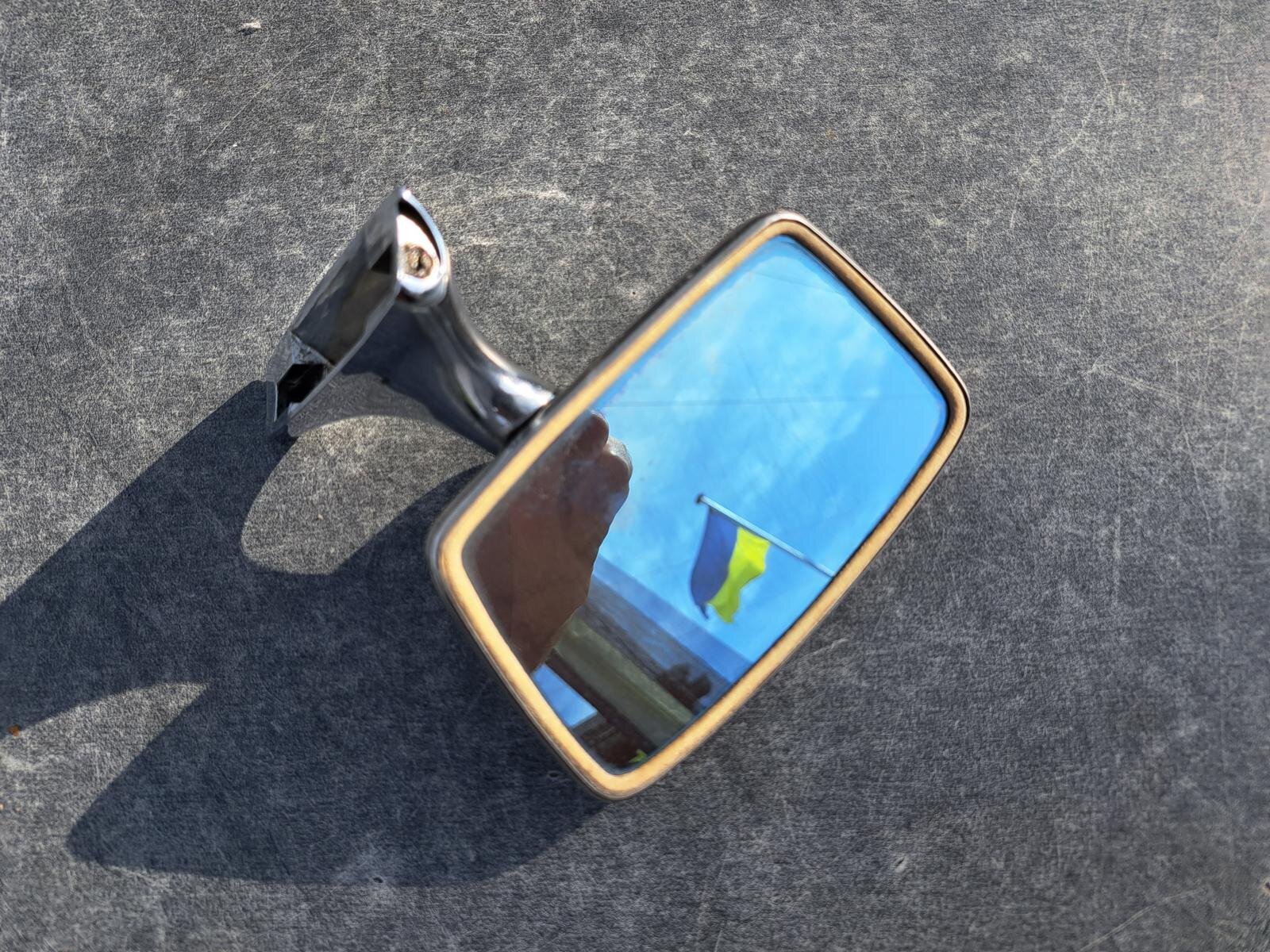 Trapezoid mirror left - Body and Interior - 2002FAQ