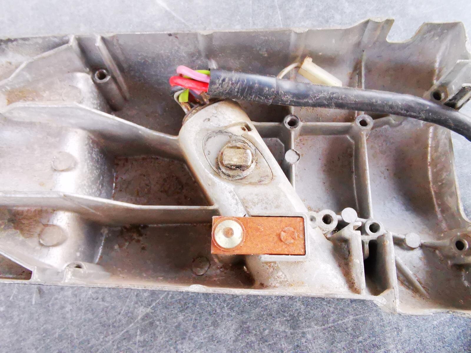 Neue Klasse steering lock with Huf key and ignition switch |﻿ Body and ...