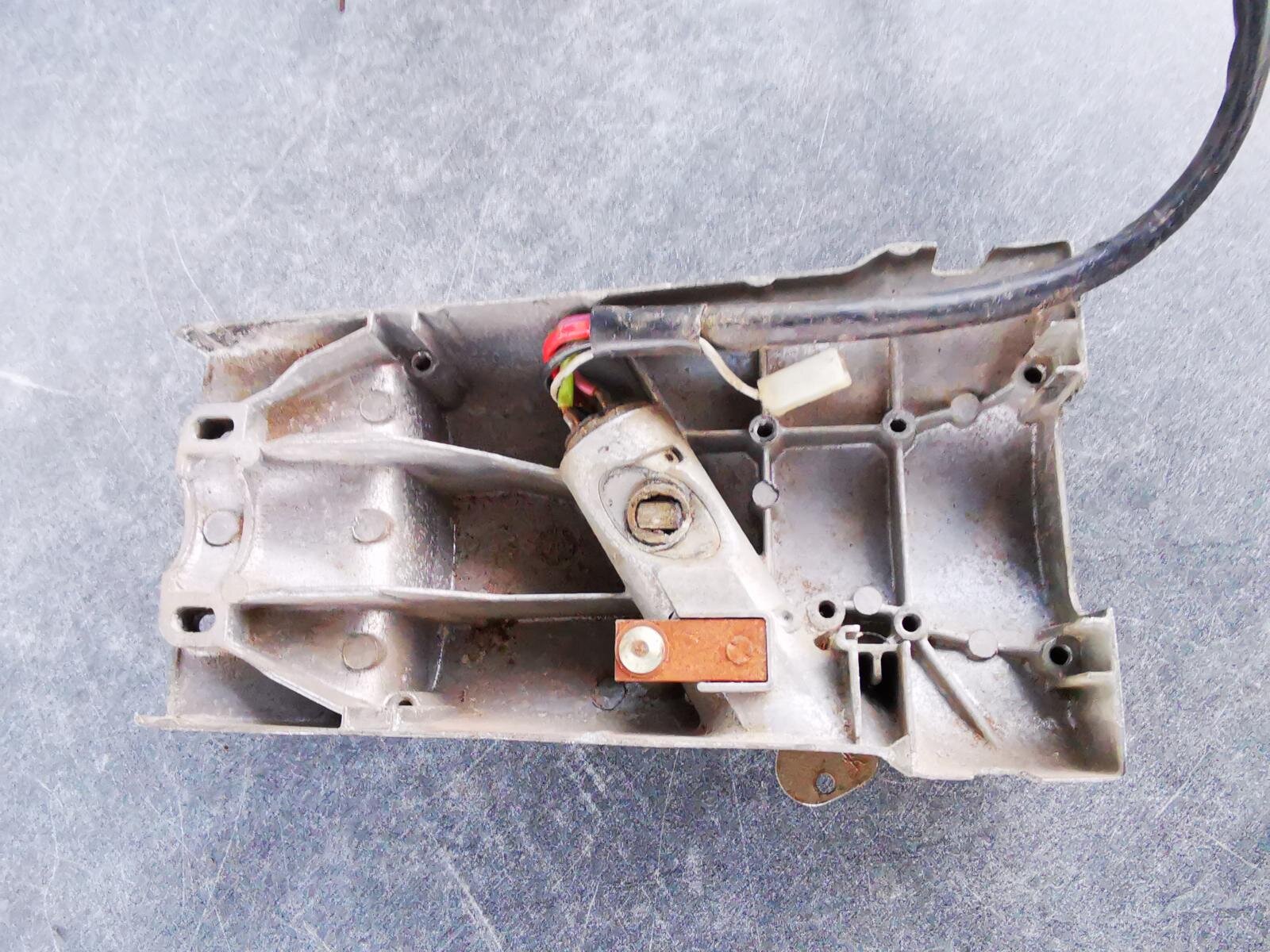 Neue Klasse steering lock with Huf key and ignition switch |﻿ Body and ...