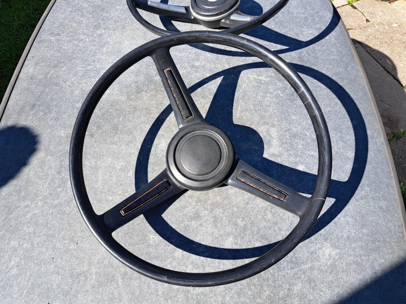 2 Steering wheels - Body and Interior - 2002FAQ