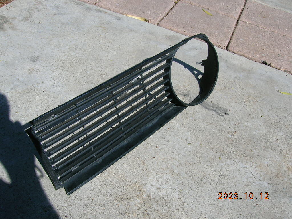 Front Grill Drivers Side - Body and Interior - 2002FAQ
