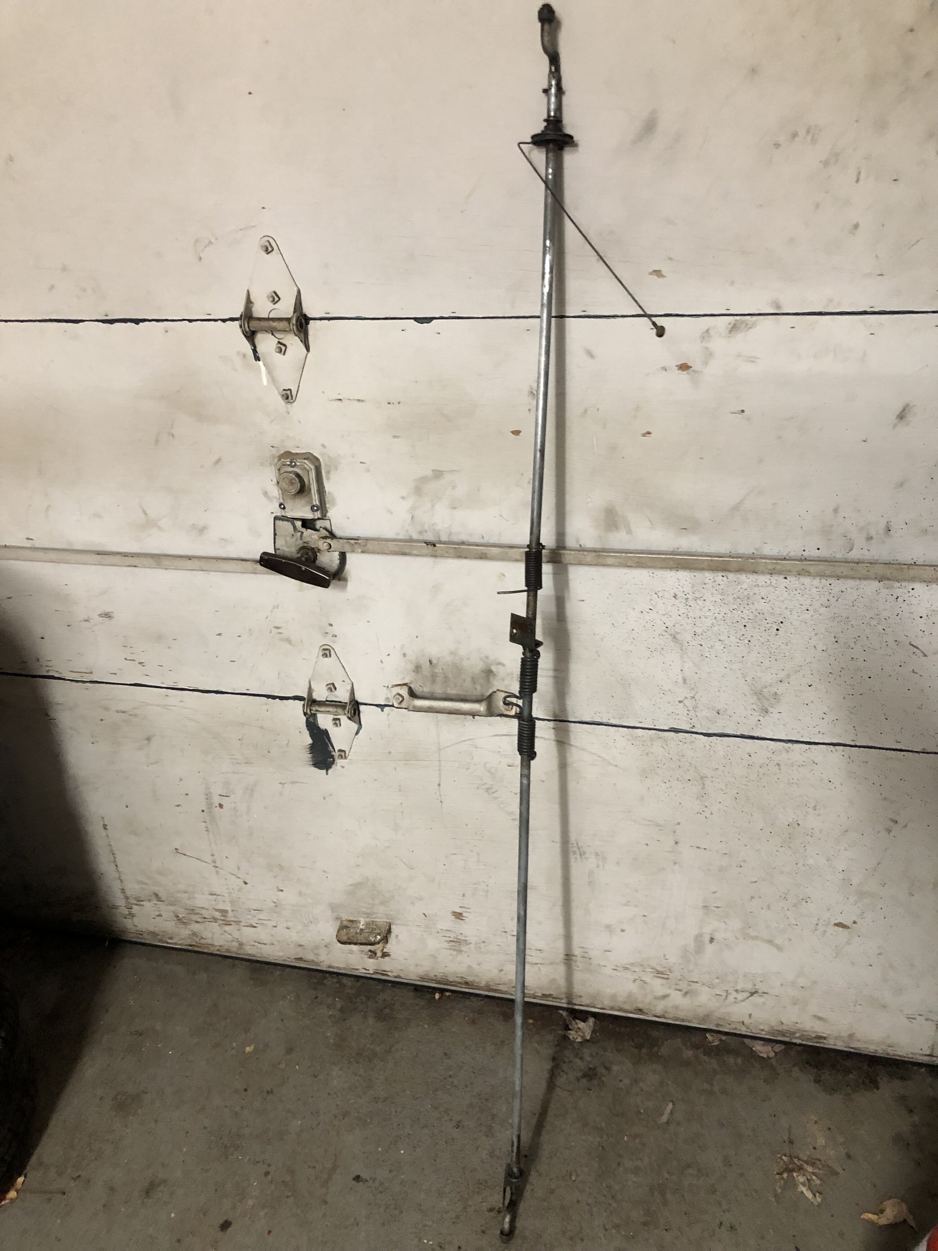 Hood locking rod kit - Body and Interior - 2002FAQ