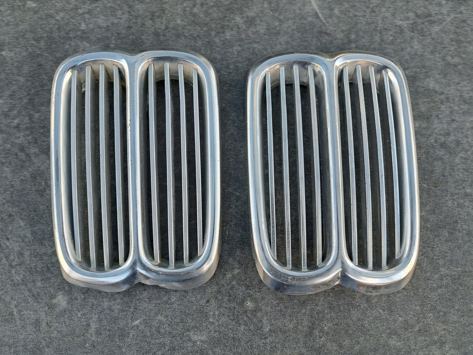 Two NK Neue Klasse 1800 2000 tilux kidney grills 1969 |﻿ Body and Interior