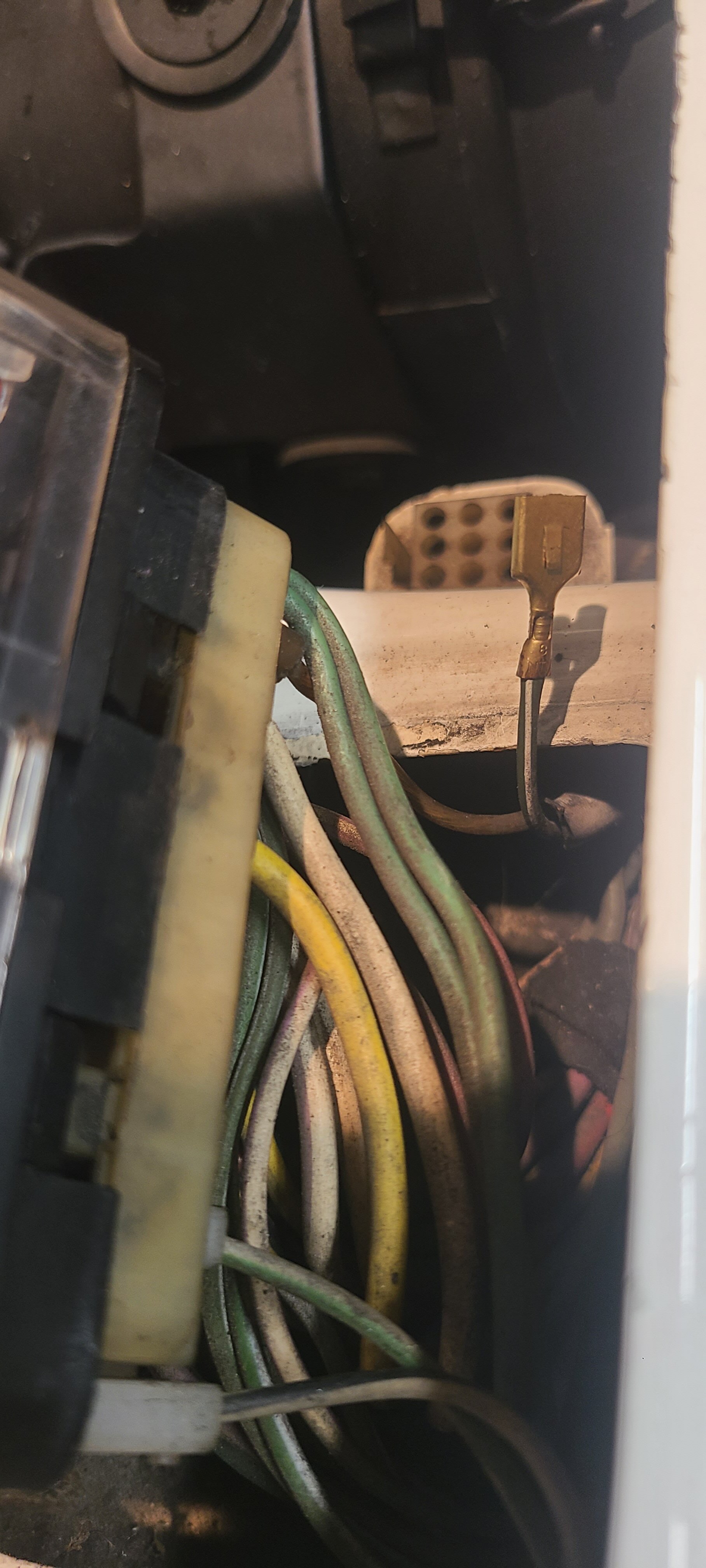 Identify loose wire under fuse block |﻿ BMW 2002 and other '02