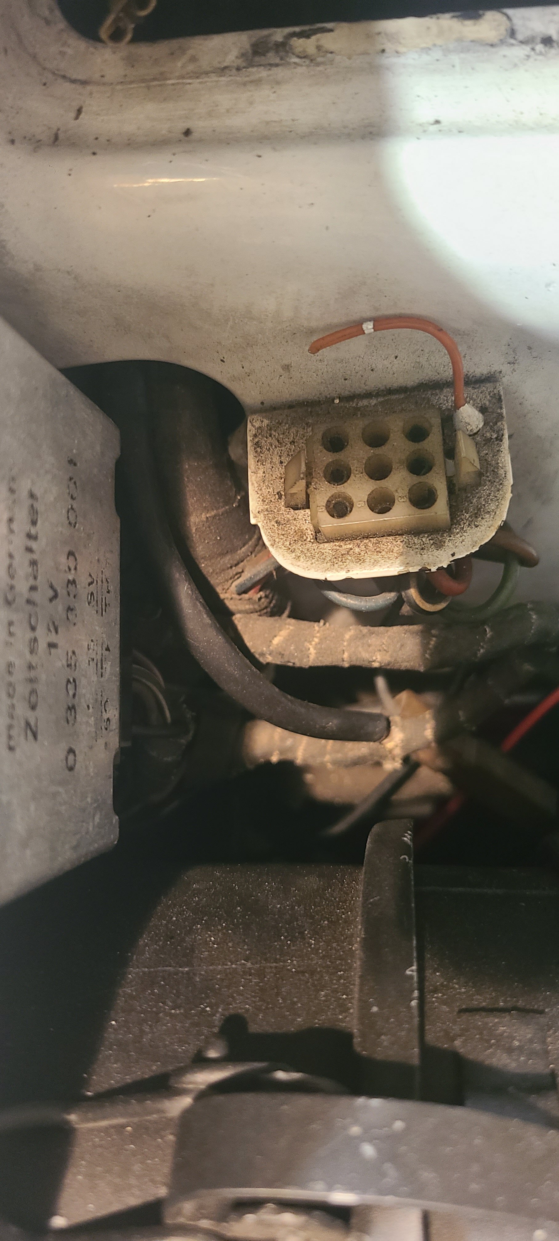 Identify loose wire under fuse block |﻿ BMW 2002 and other '02