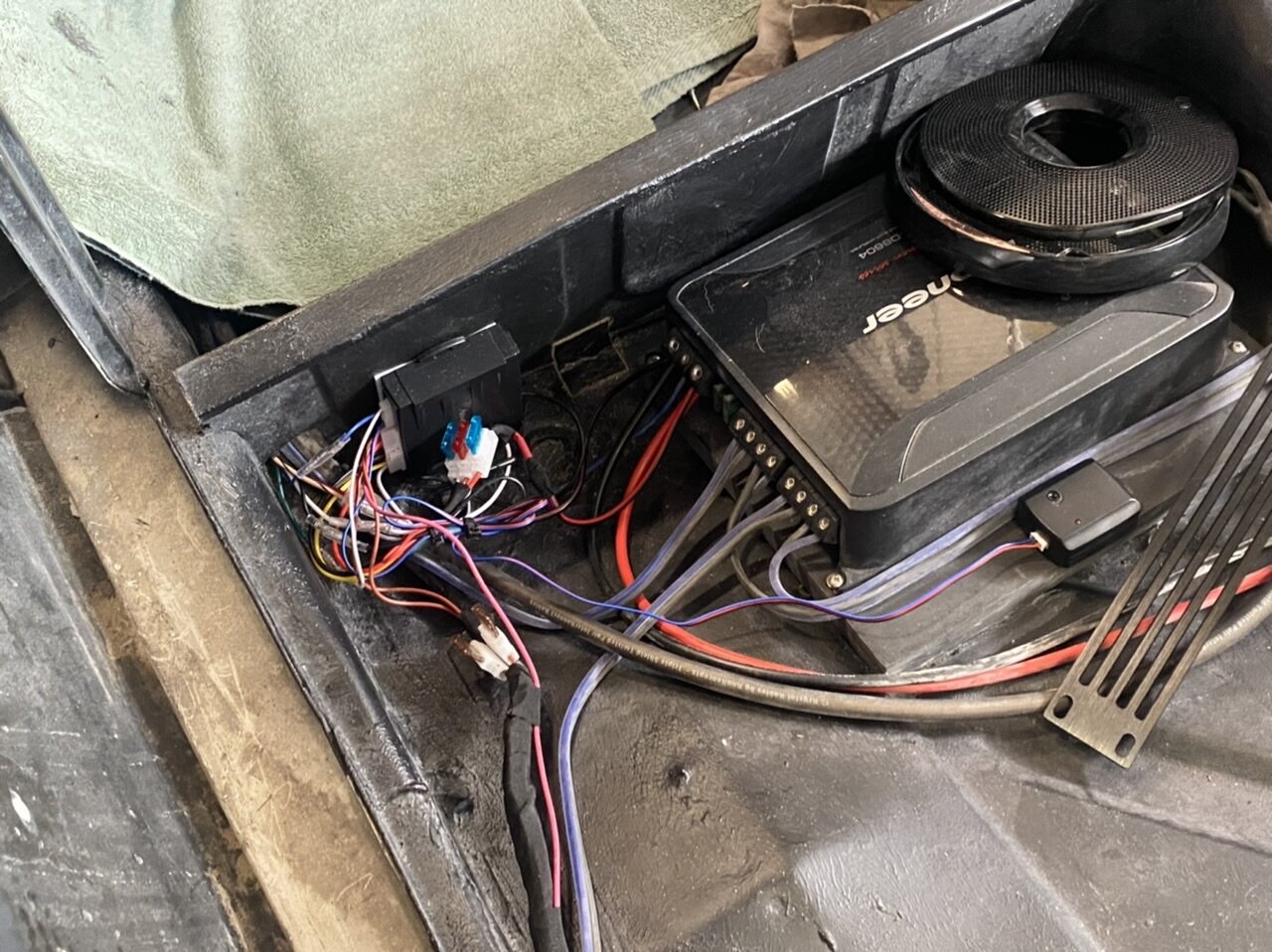 Installing remote keyless entry/alarm - BMW 2002 and other '02 - 2002FAQ
