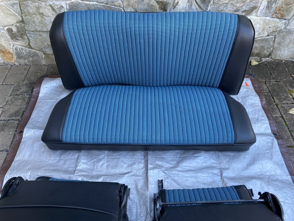 FS: Front and rear seats in excellent condition. |﻿ Body and Interior