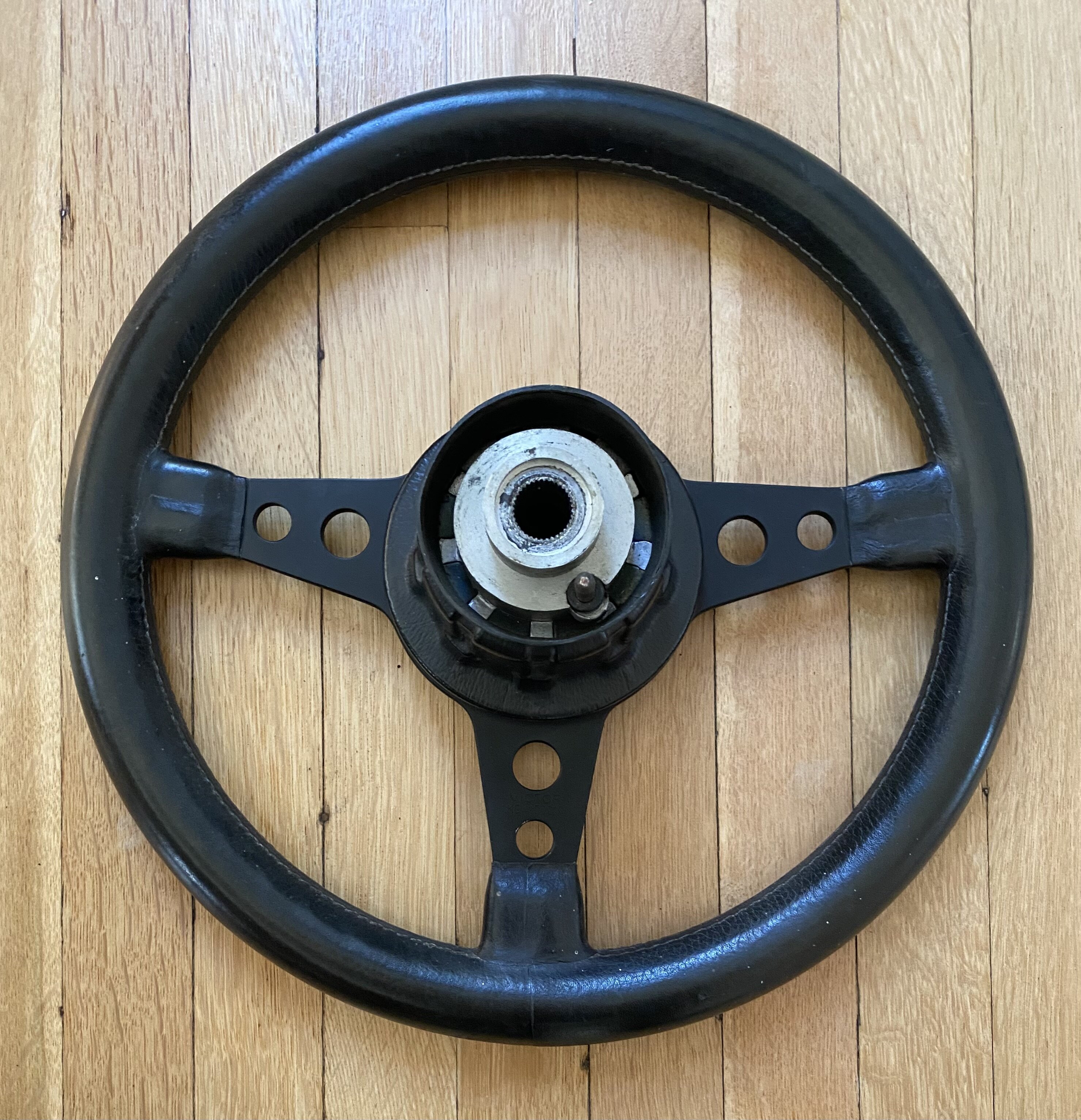 Victor F Leather Steering Wheel - Miscellaneous - 2002FAQ