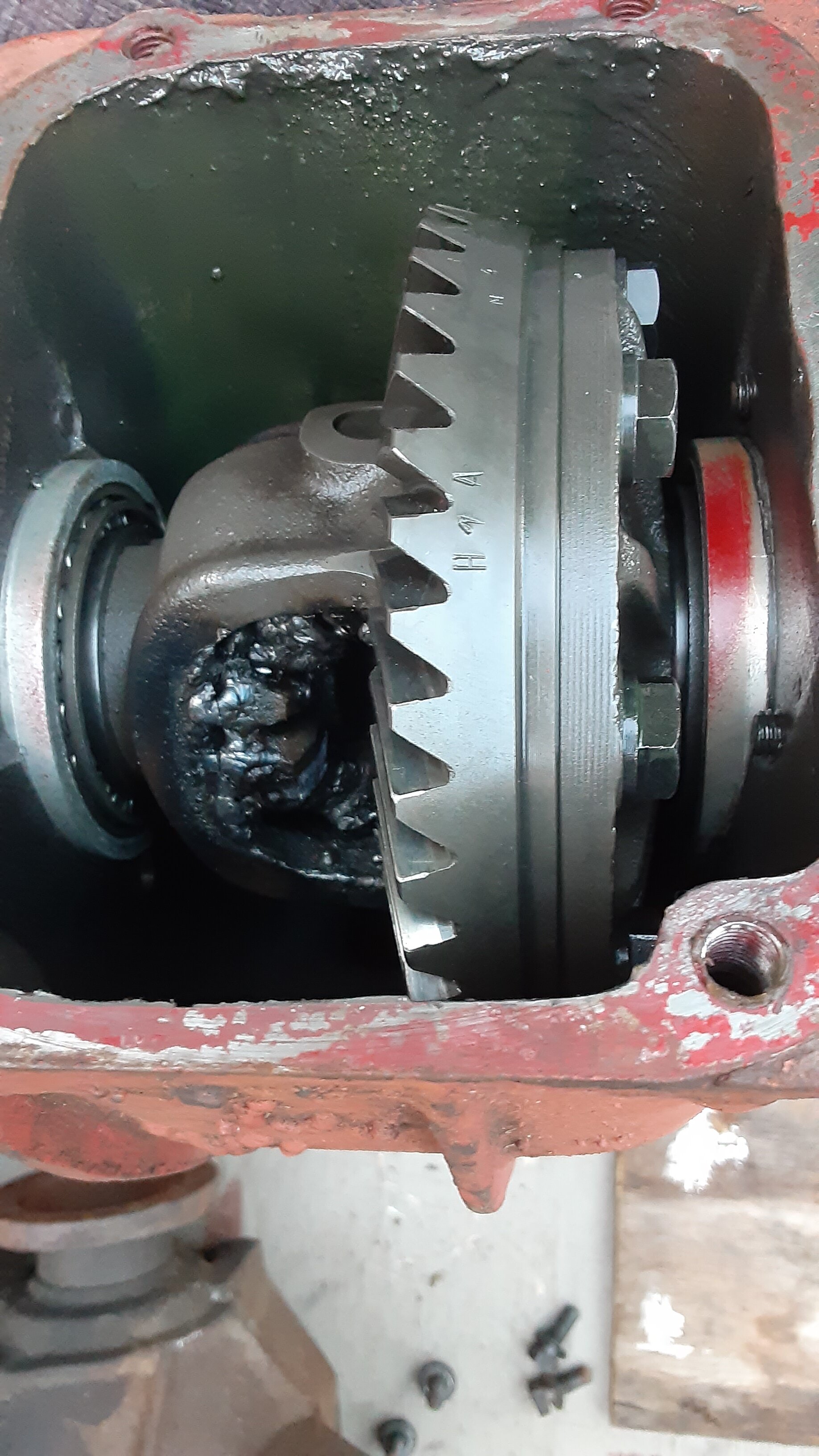 ZF 5-speed, longneck diff, blocks, bumpers, more |﻿ Engine and Drivetrain