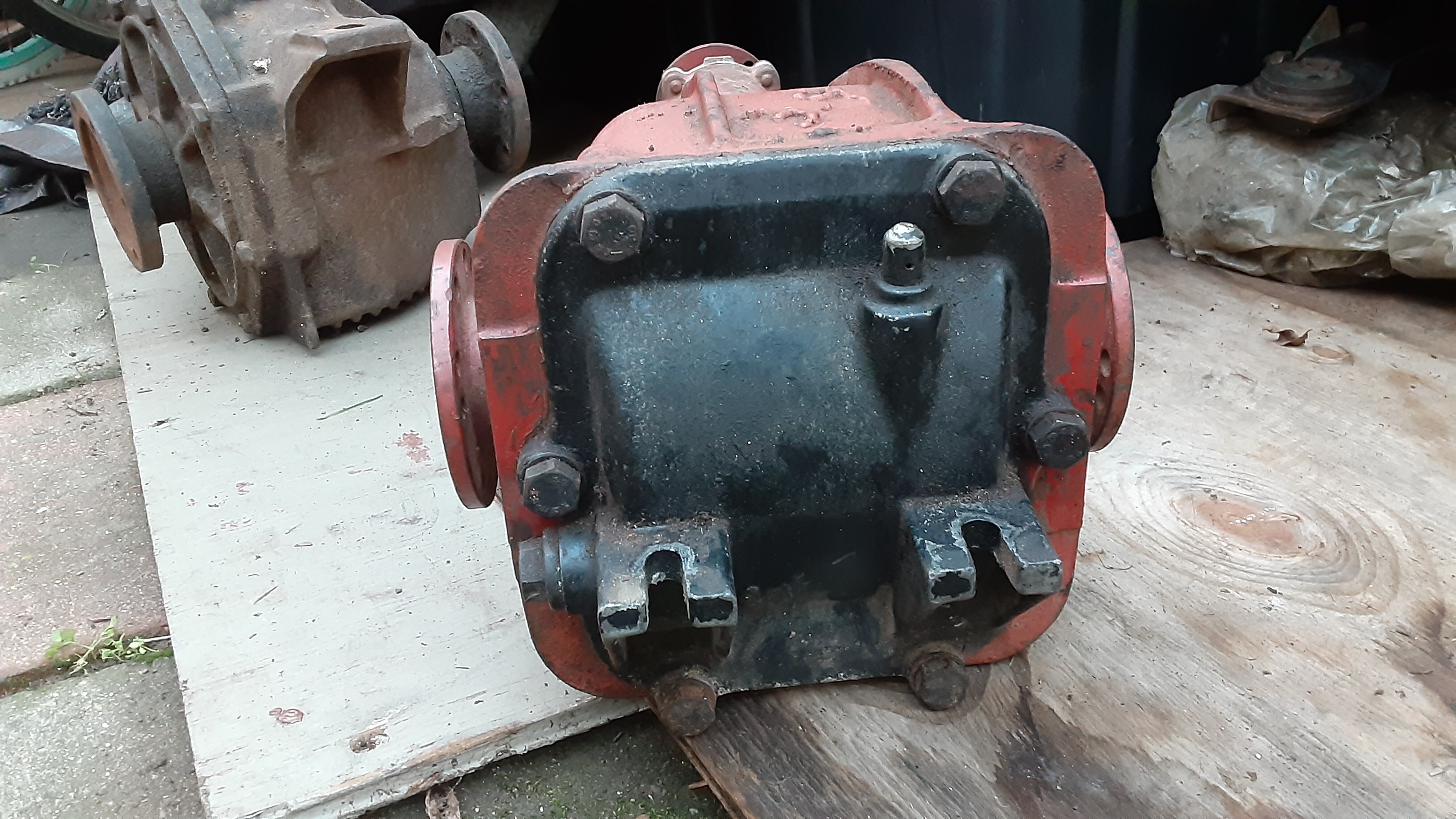 ZF 5-speed, longneck diff, blocks, bumpers, more |﻿ Engine and Drivetrain