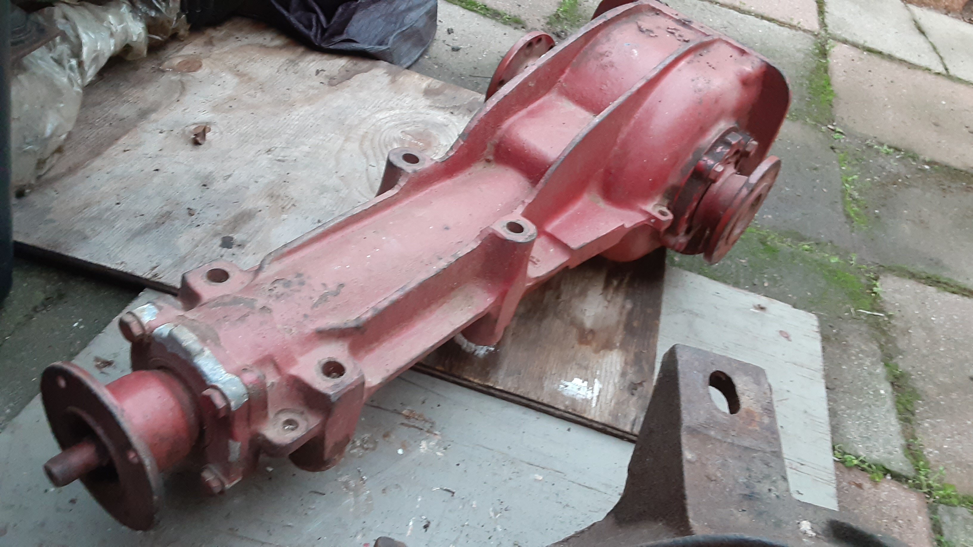 ZF 5-speed, longneck diff, blocks, bumpers, more |﻿ Engine and Drivetrain