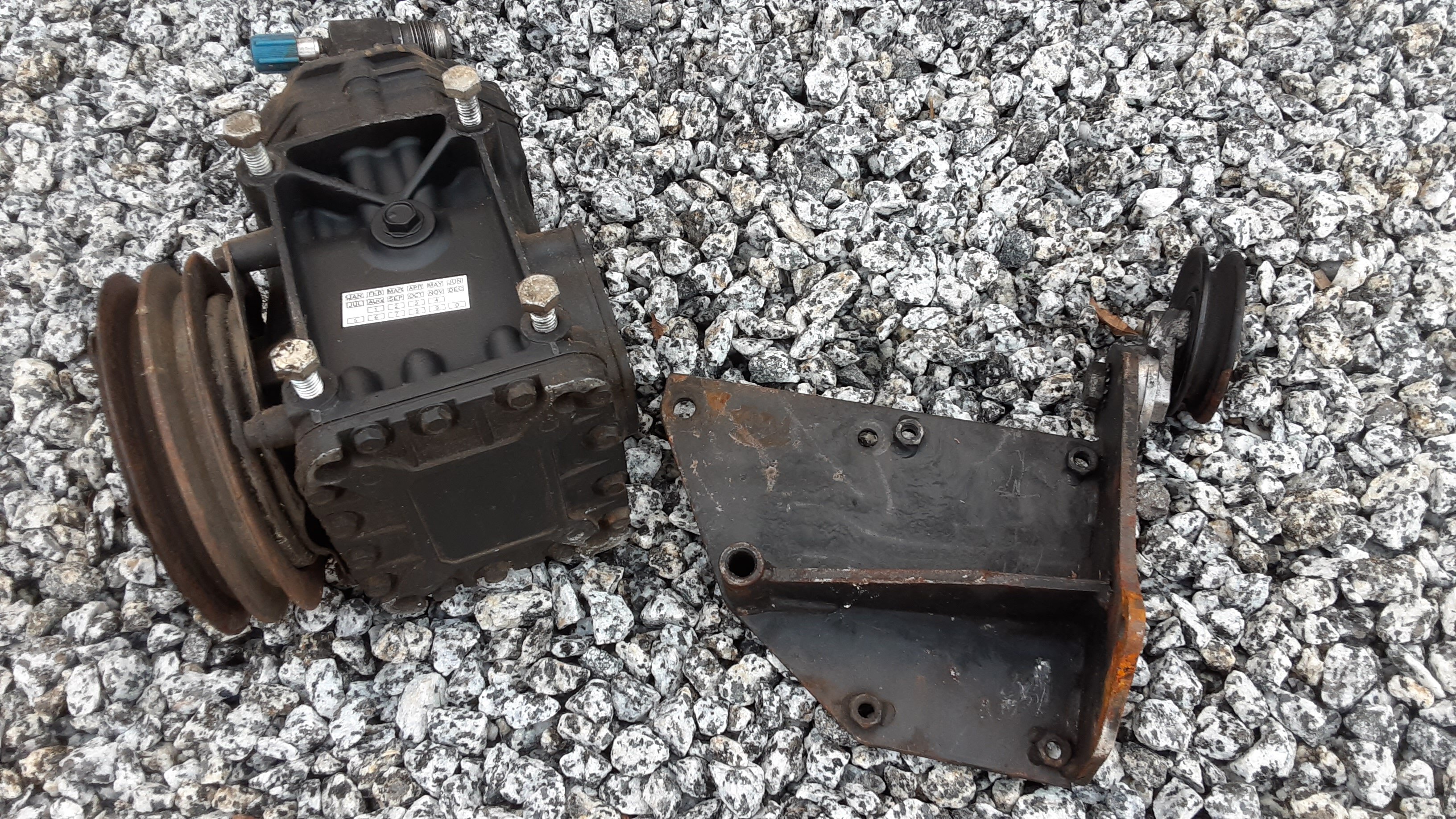 ZF 5-speed, longneck diff, blocks, bumpers, more |﻿ Engine and Drivetrain