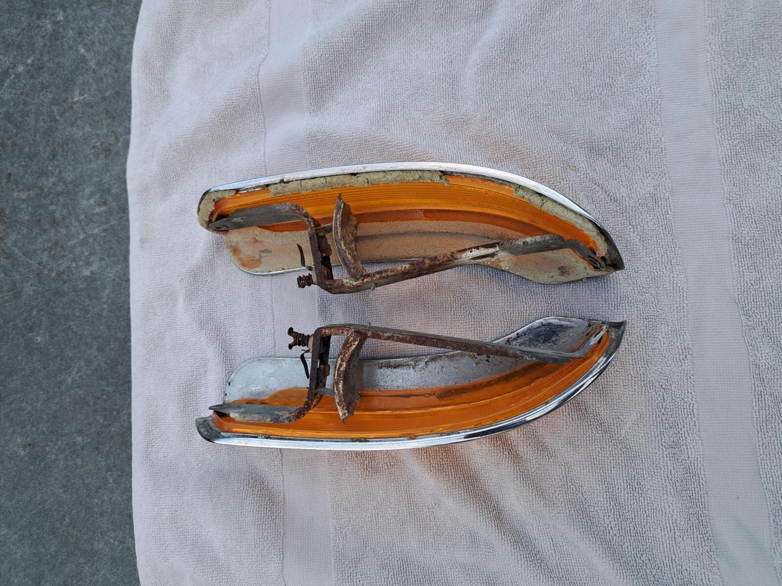 12 original euro turn signals made in Germany, 40$ each - Body and ...