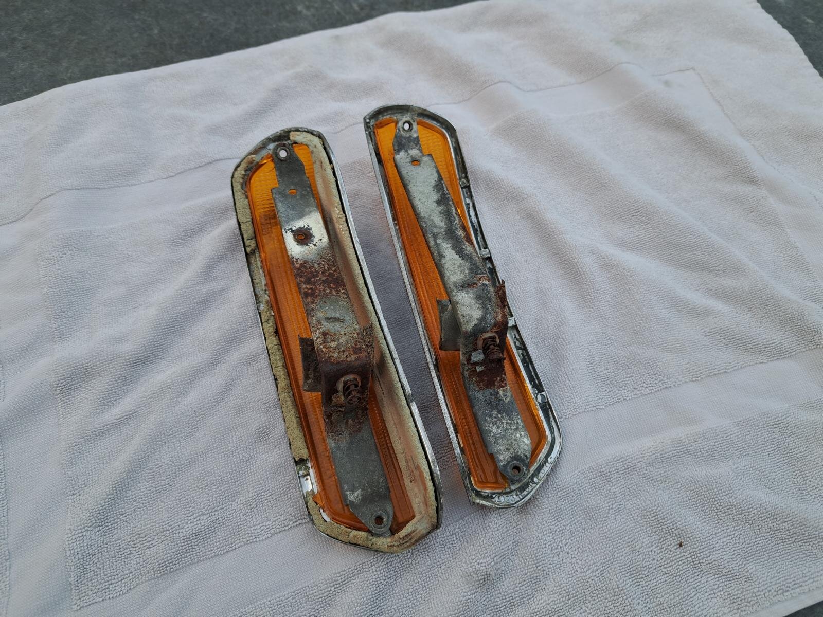 12 original euro turn signals made in Germany, 40$ each - Body and ...