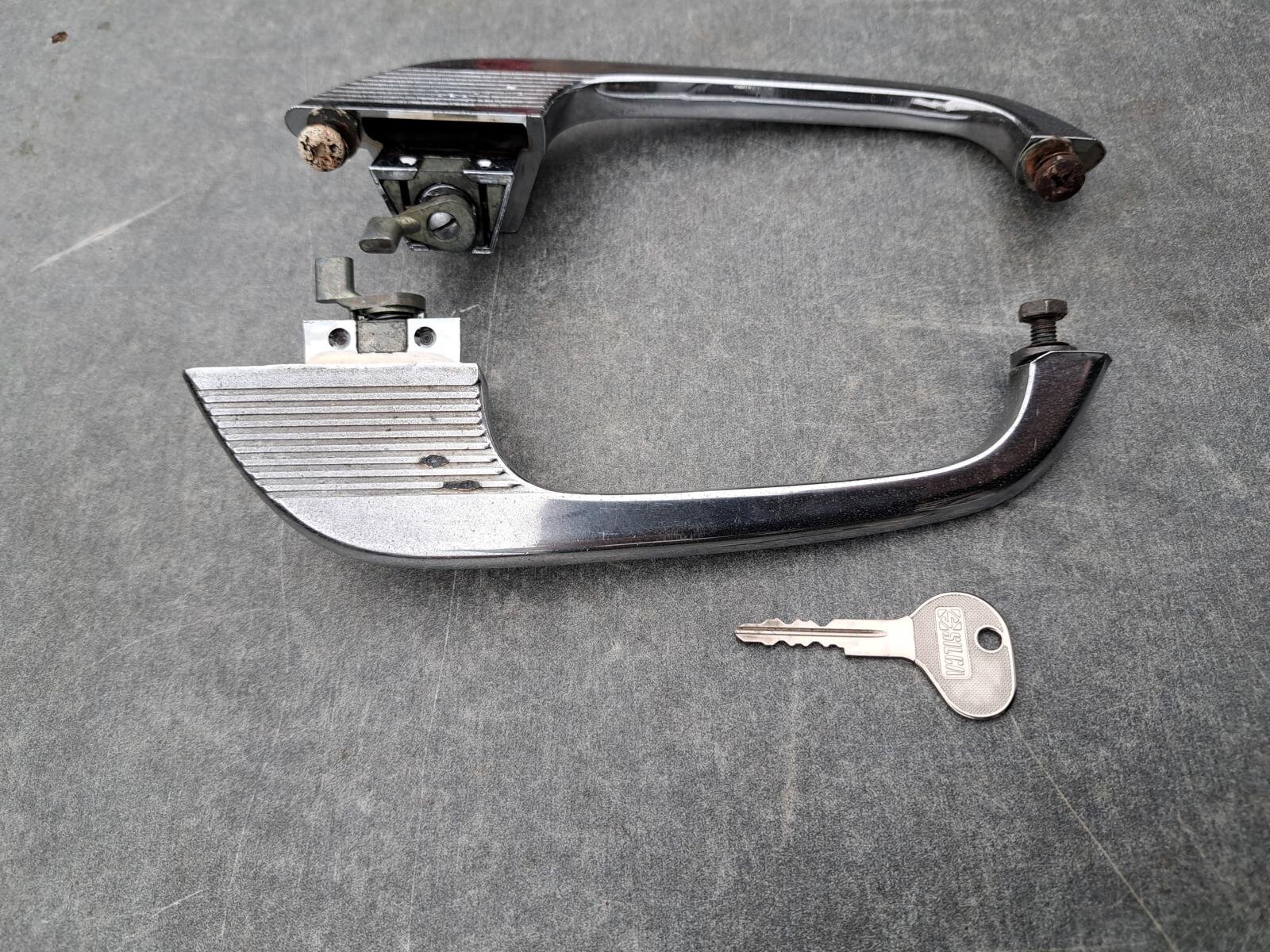 Door lock left + right w/new key, matching numbers |﻿ Body and Interior