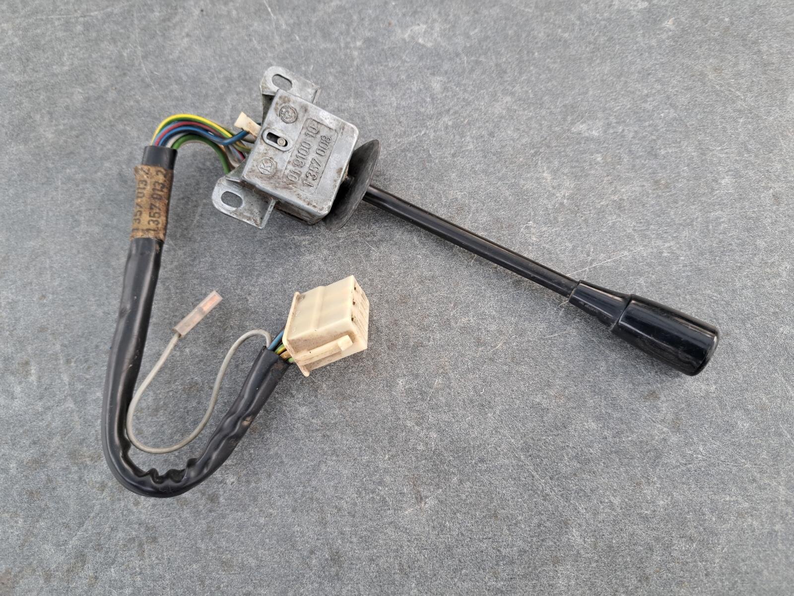 Late turn signal switches - Electrical and Ignition - 2002FAQ