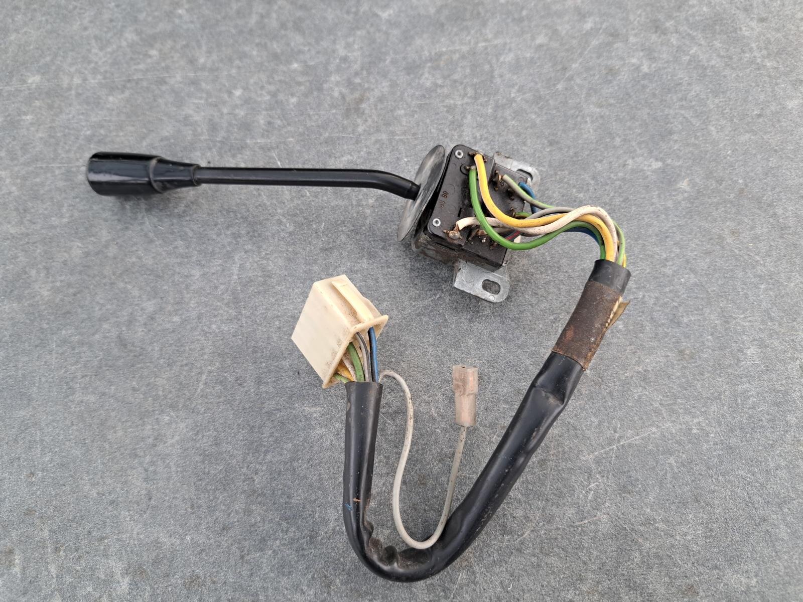 Late turn signal switches - Electrical and Ignition - 2002FAQ