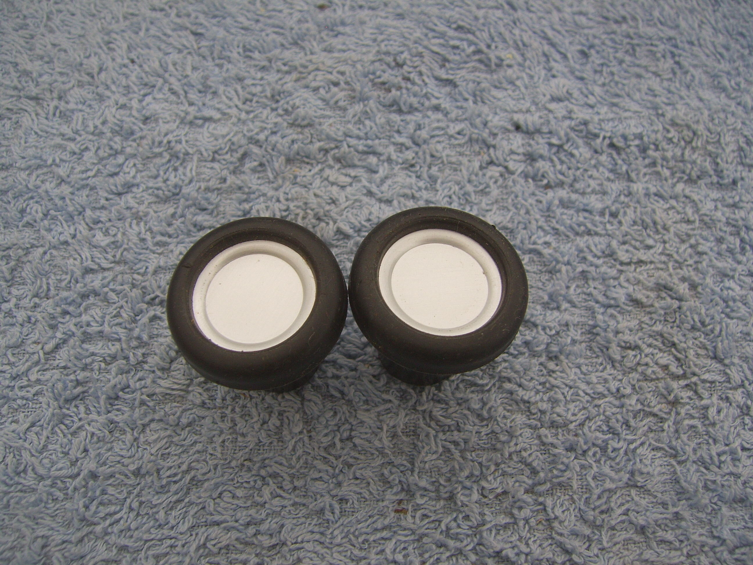FS: Set NOS Radio Knobs |﻿ Miscellaneous