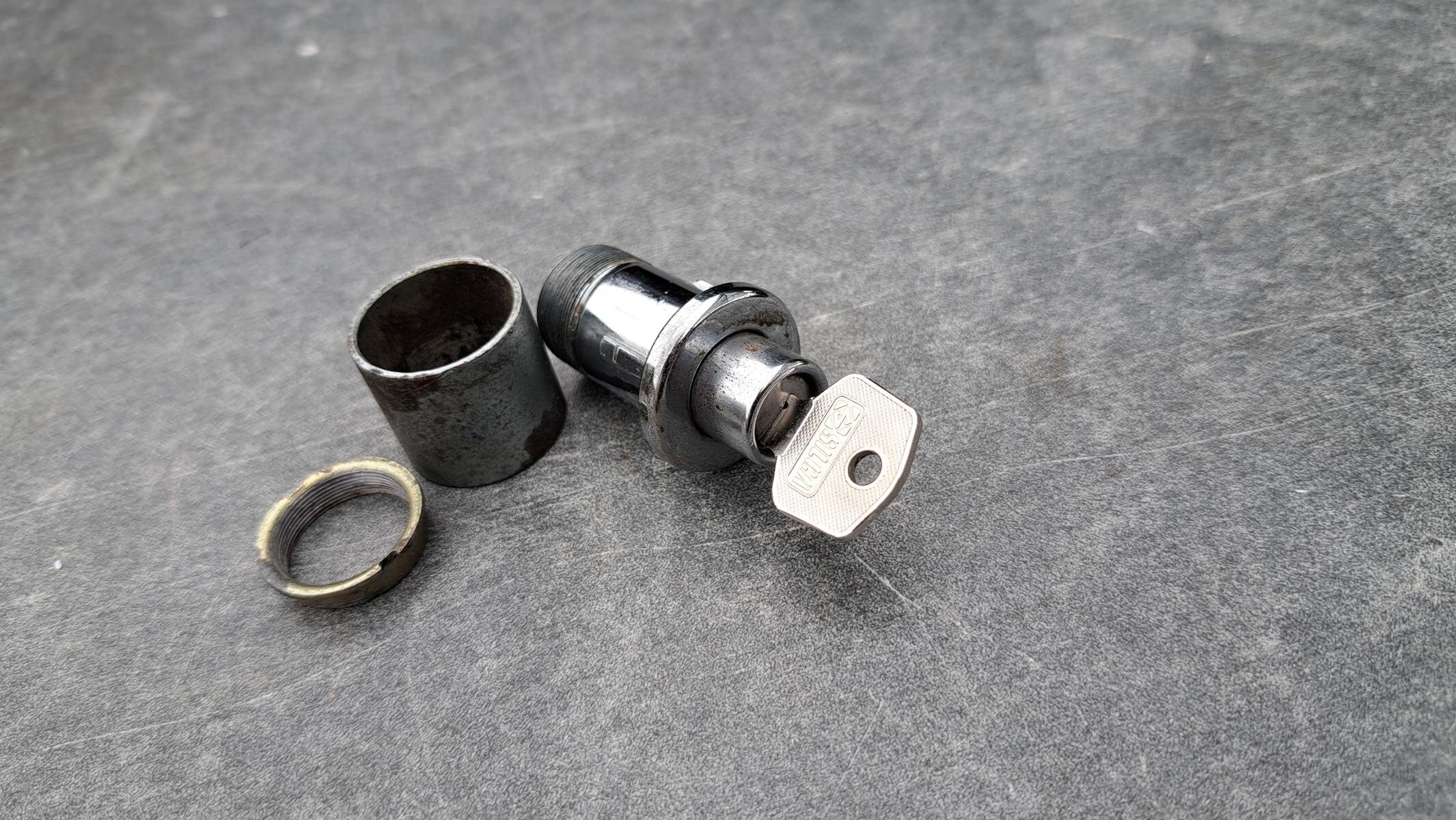 Trunk lock w/new key |﻿ Body and Interior