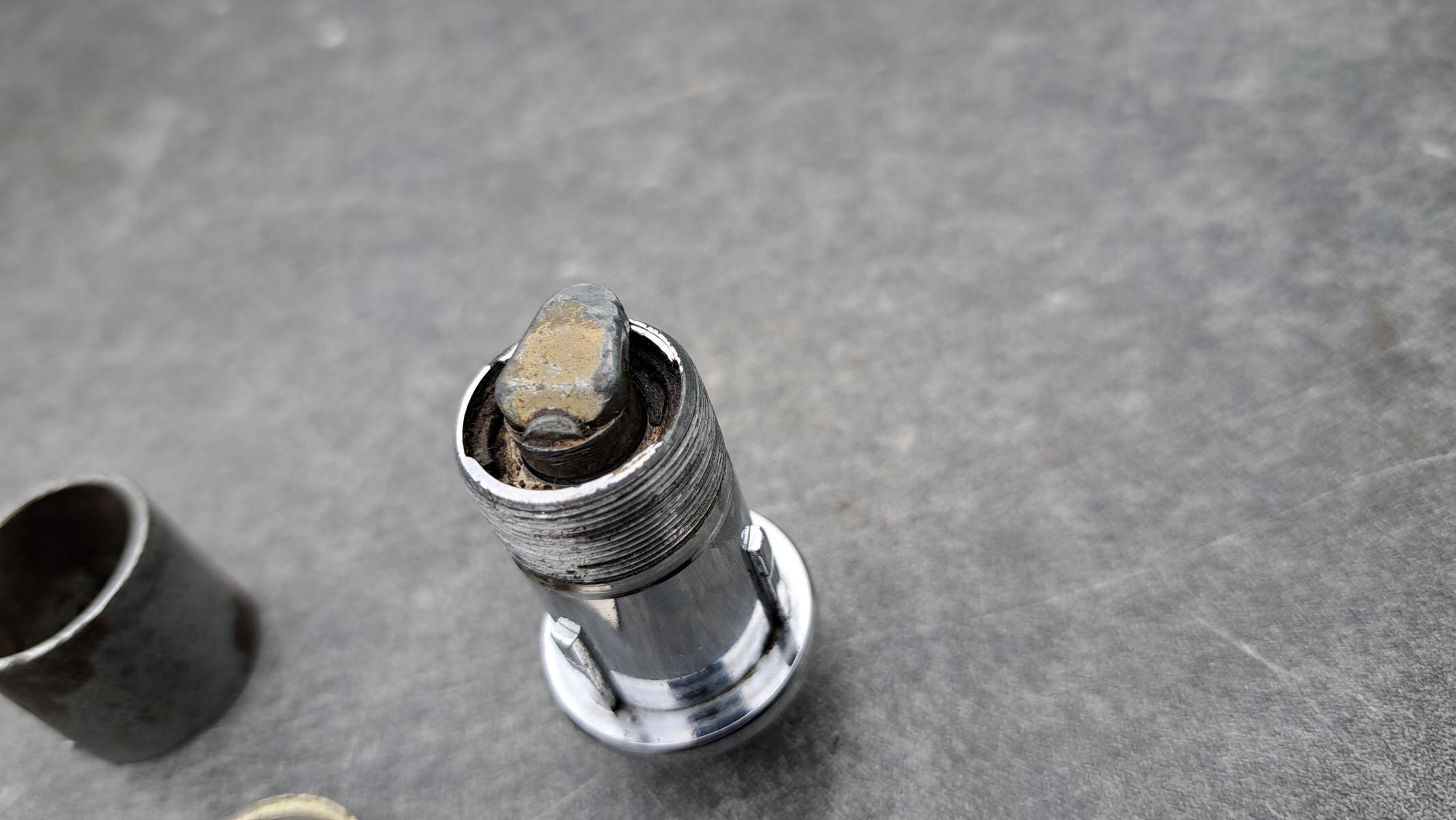 Trunk lock w/new key - Body and Interior - 2002FAQ