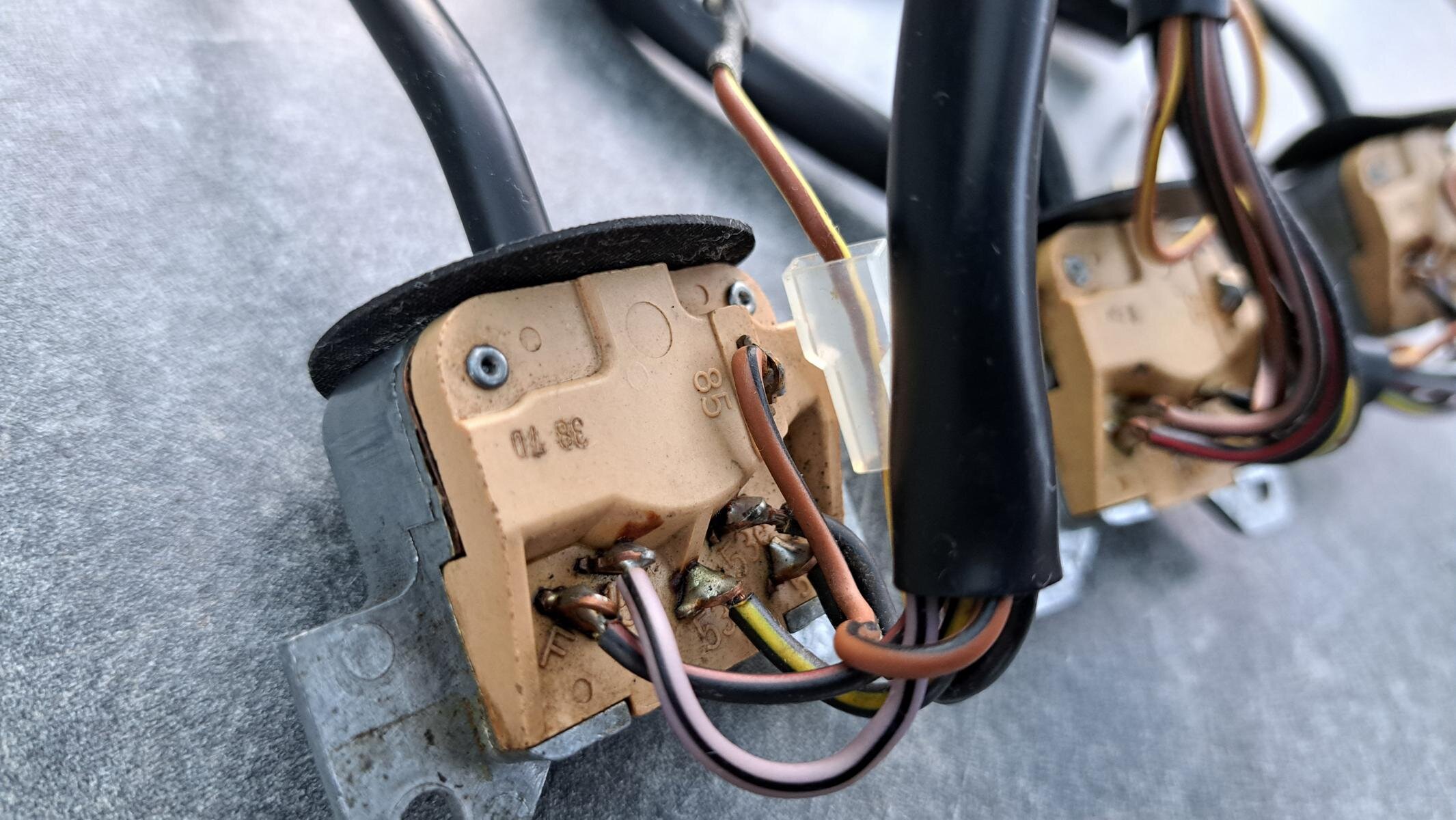 Late turn indicator & high/low beam + wiper switches 1973 up ...
