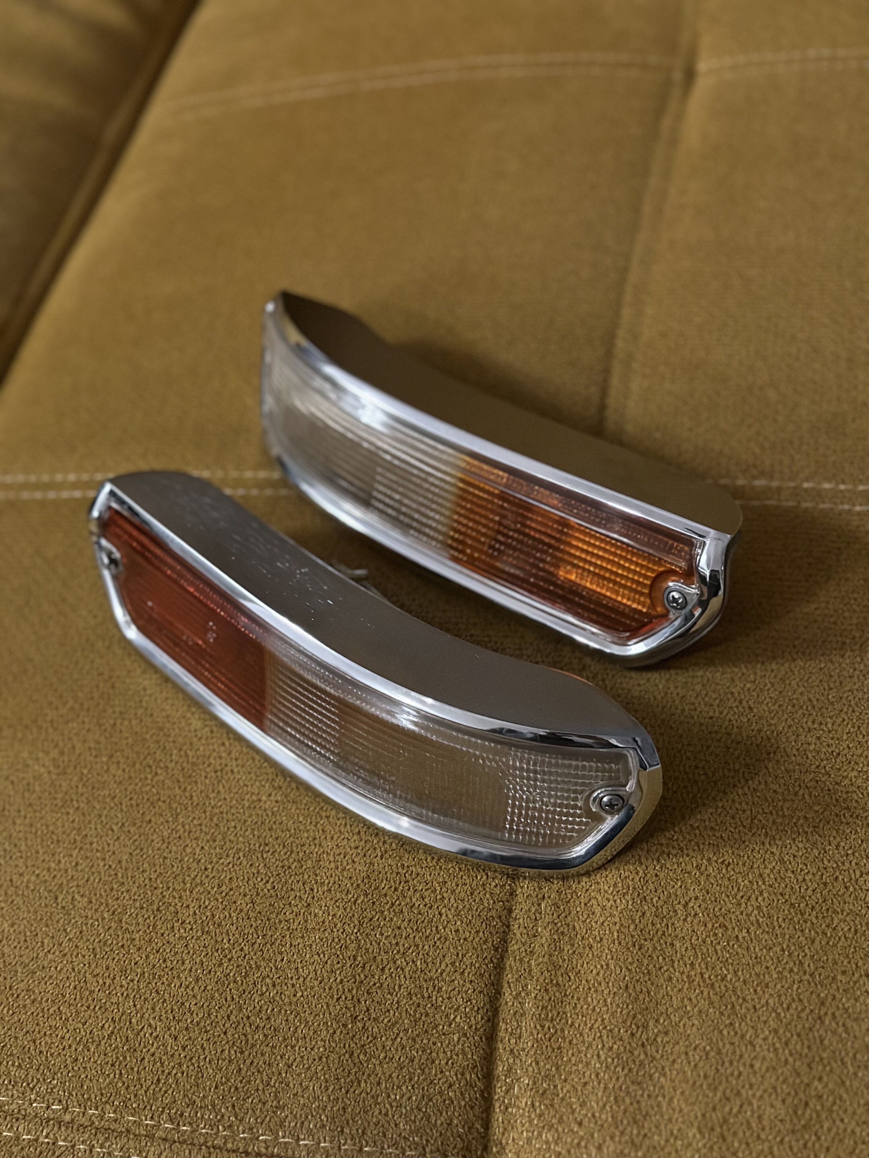 NOS OEM Italian Turn Signals |﻿ Body and Interior