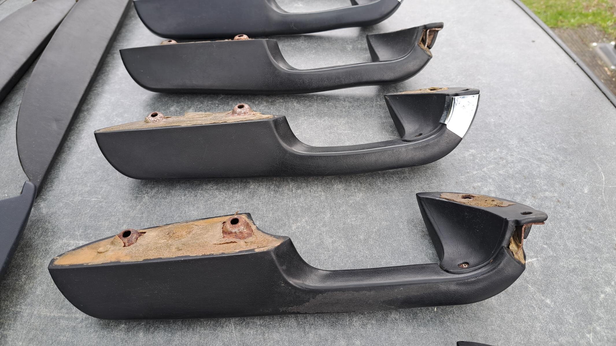 Arm rests, black blue gray |﻿ Body and Interior