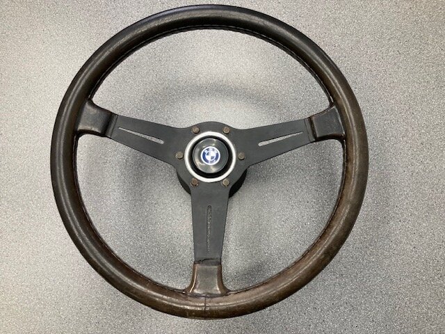 Need help with steering wheel ID - Body and Interior - 2002FAQ