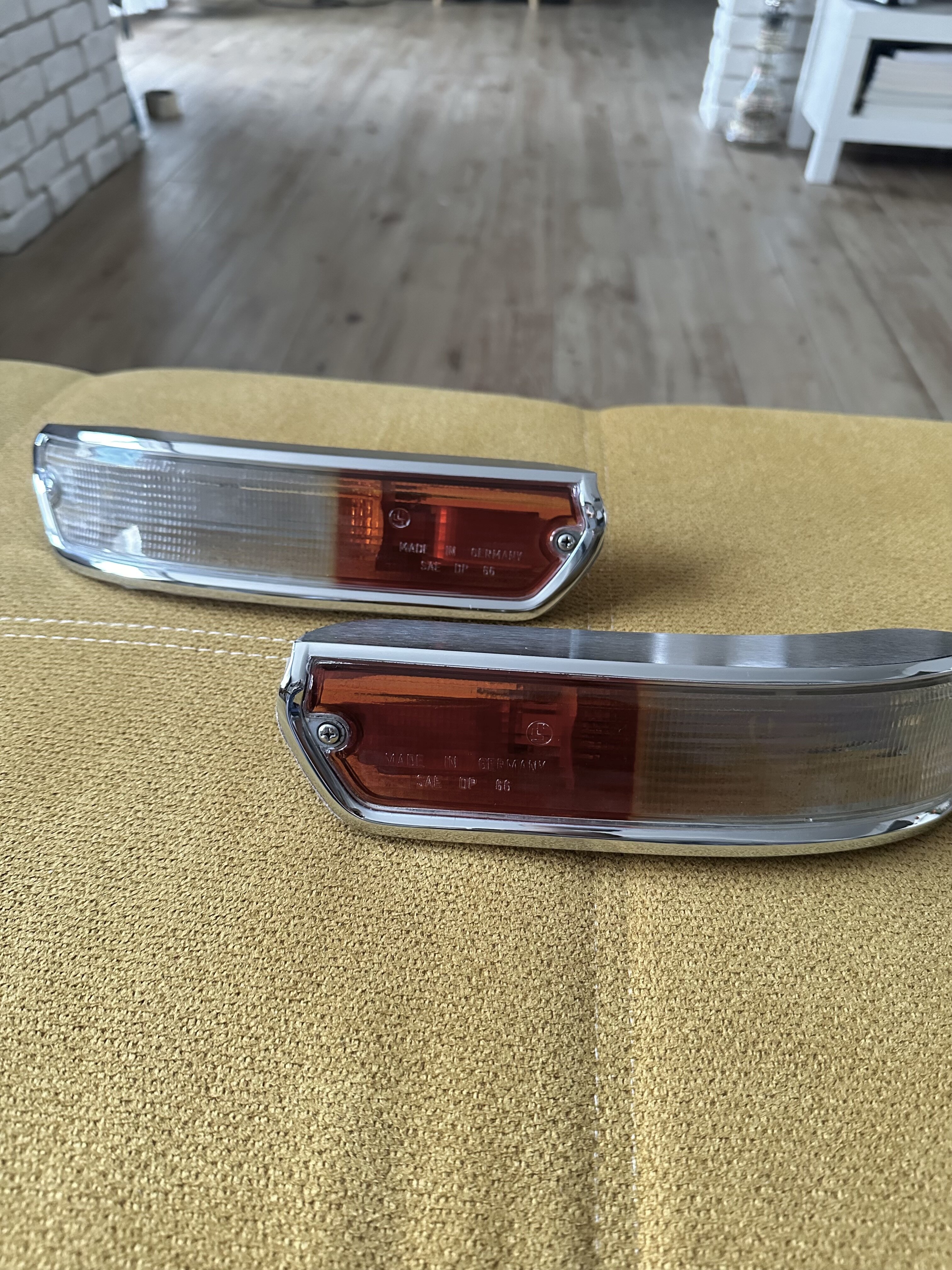NOS OEM Italian Turn Signals |﻿ Body and Interior
