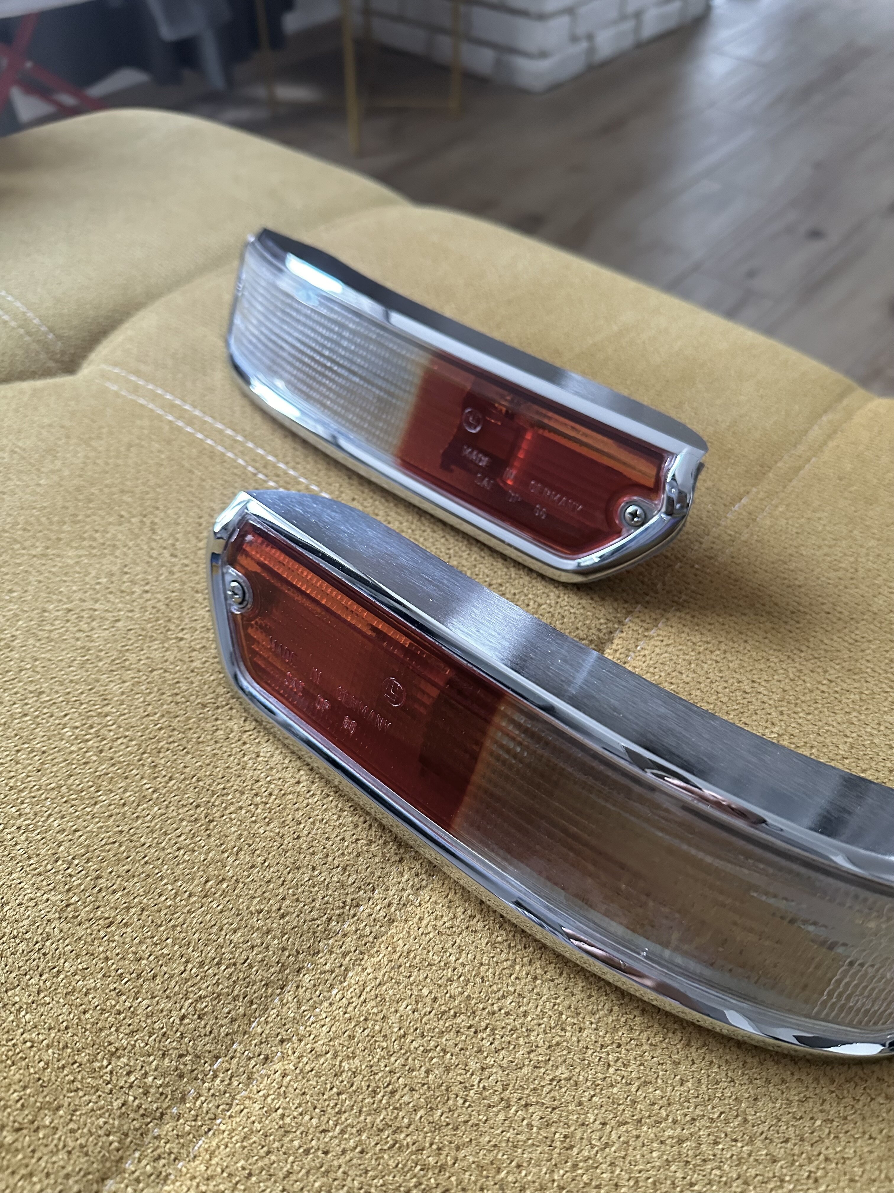 NOS OEM Italian Turn Signals |﻿ Body and Interior